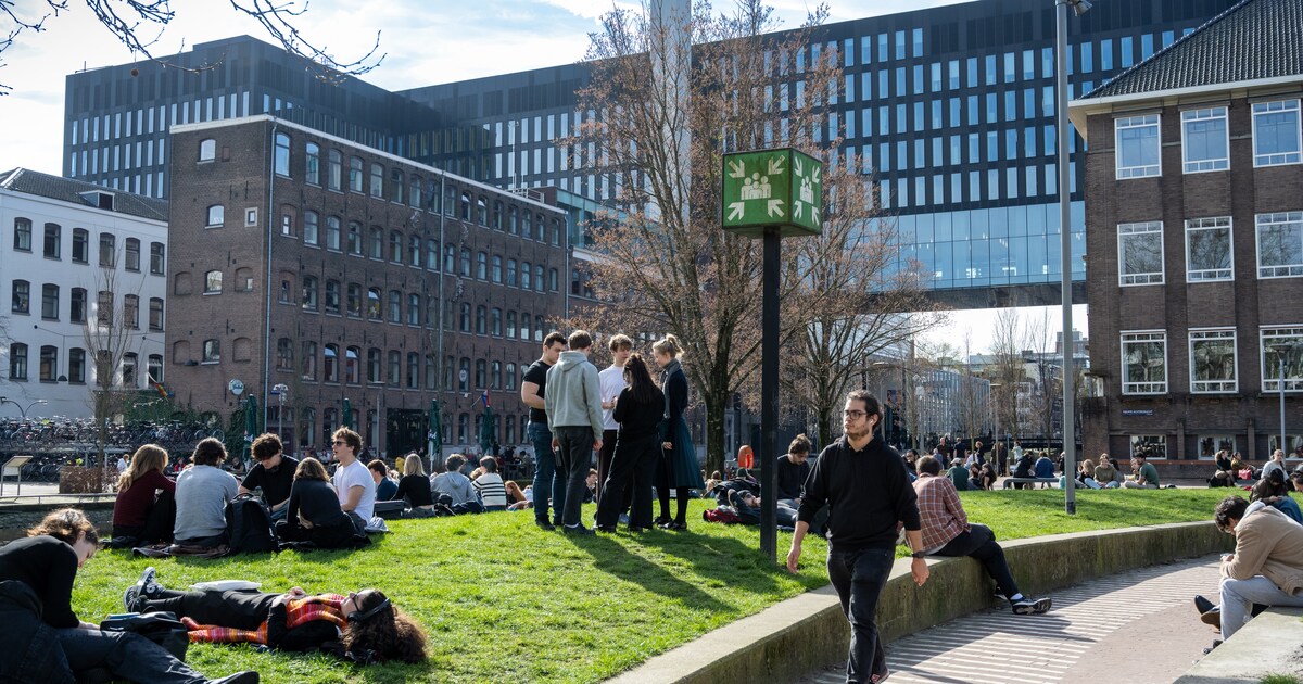 UvA verbaasd over motie van wantrouwen vanwege te hoog collegegeld ...