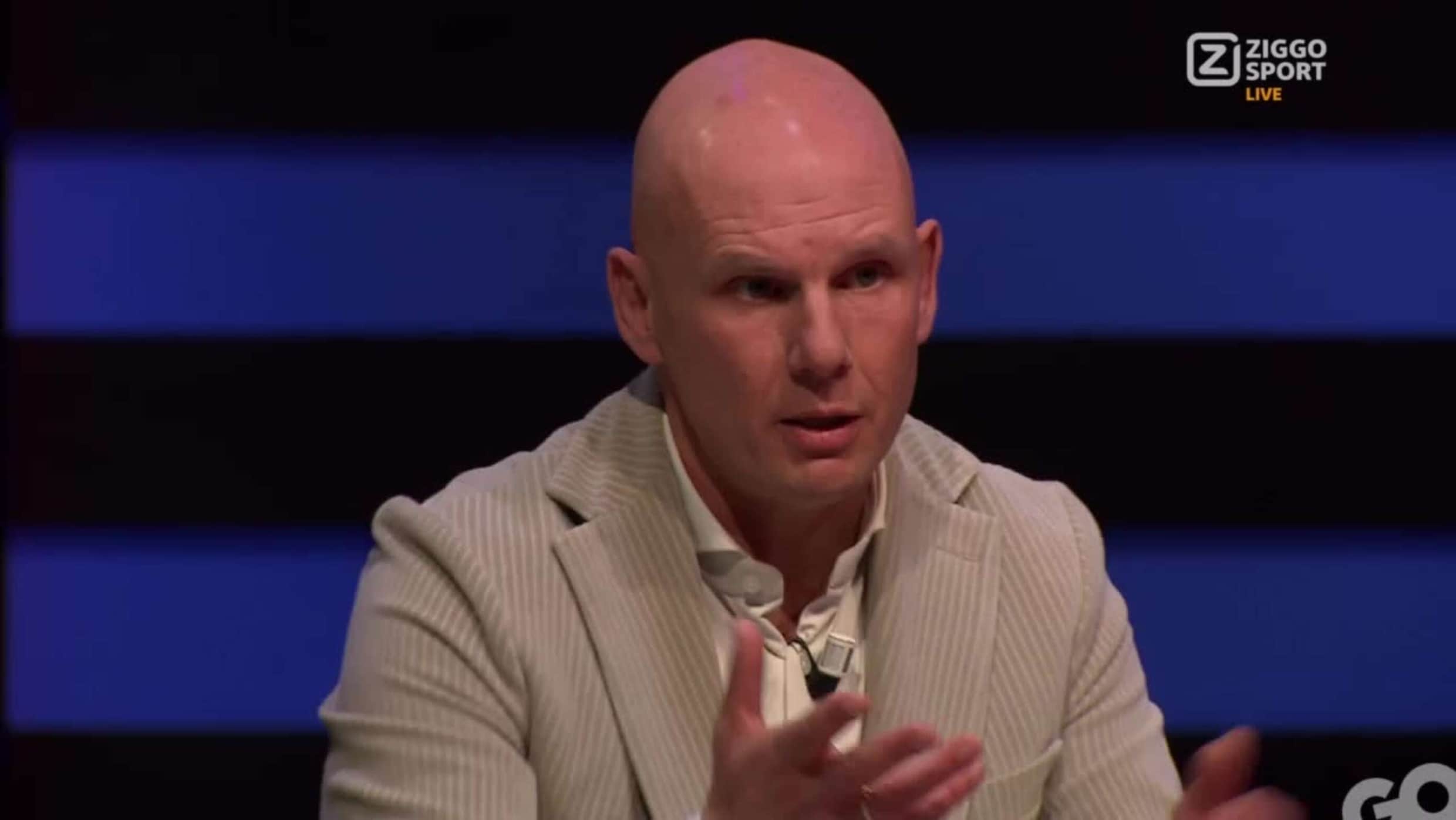 Van Halst blikt terug op bewogen Ajaxperiode: ‘Het waren heftige en ...