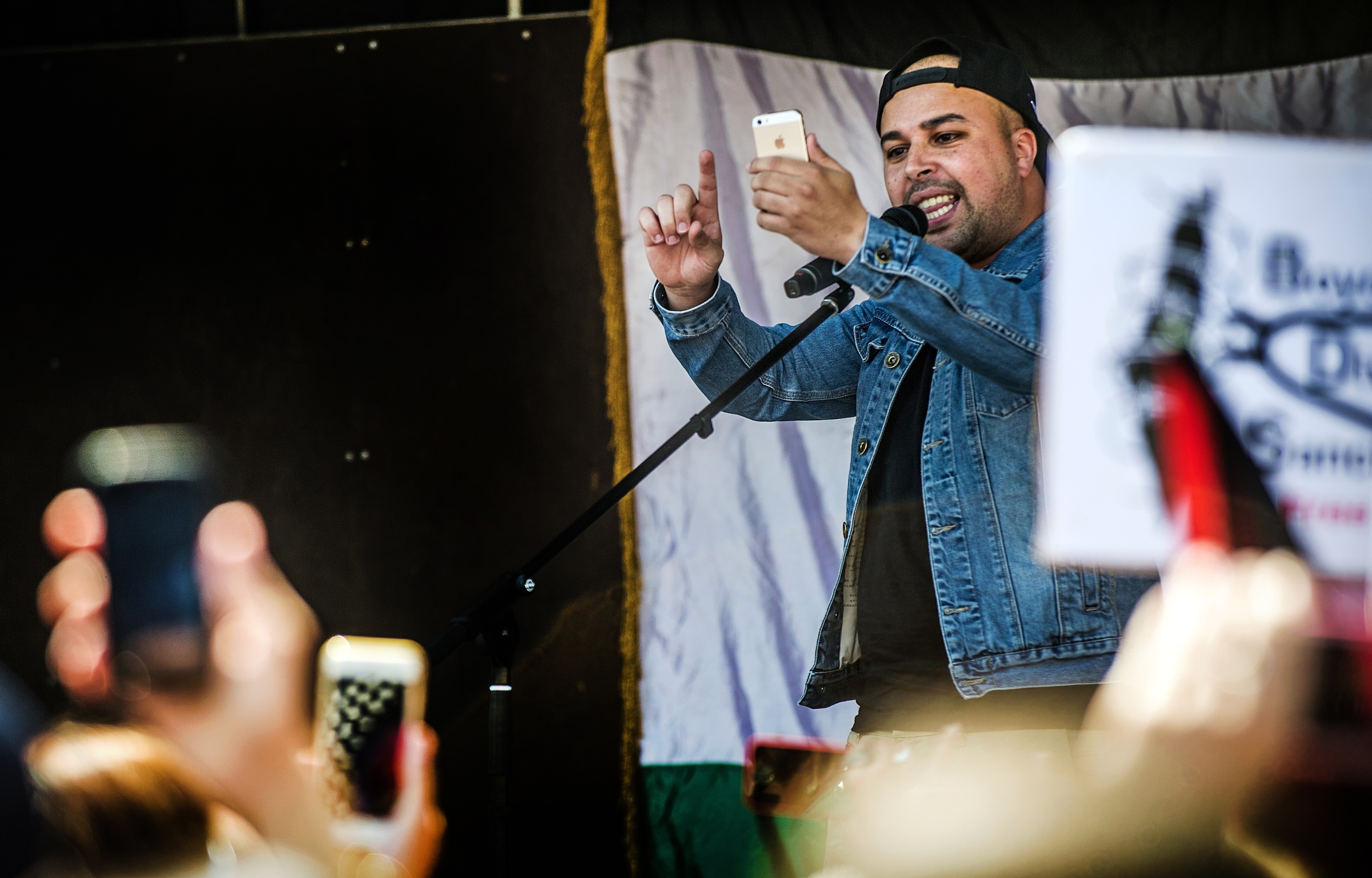 Rapper Appa weer vrij: hij zou opruiende berichten hebben gepost over ...