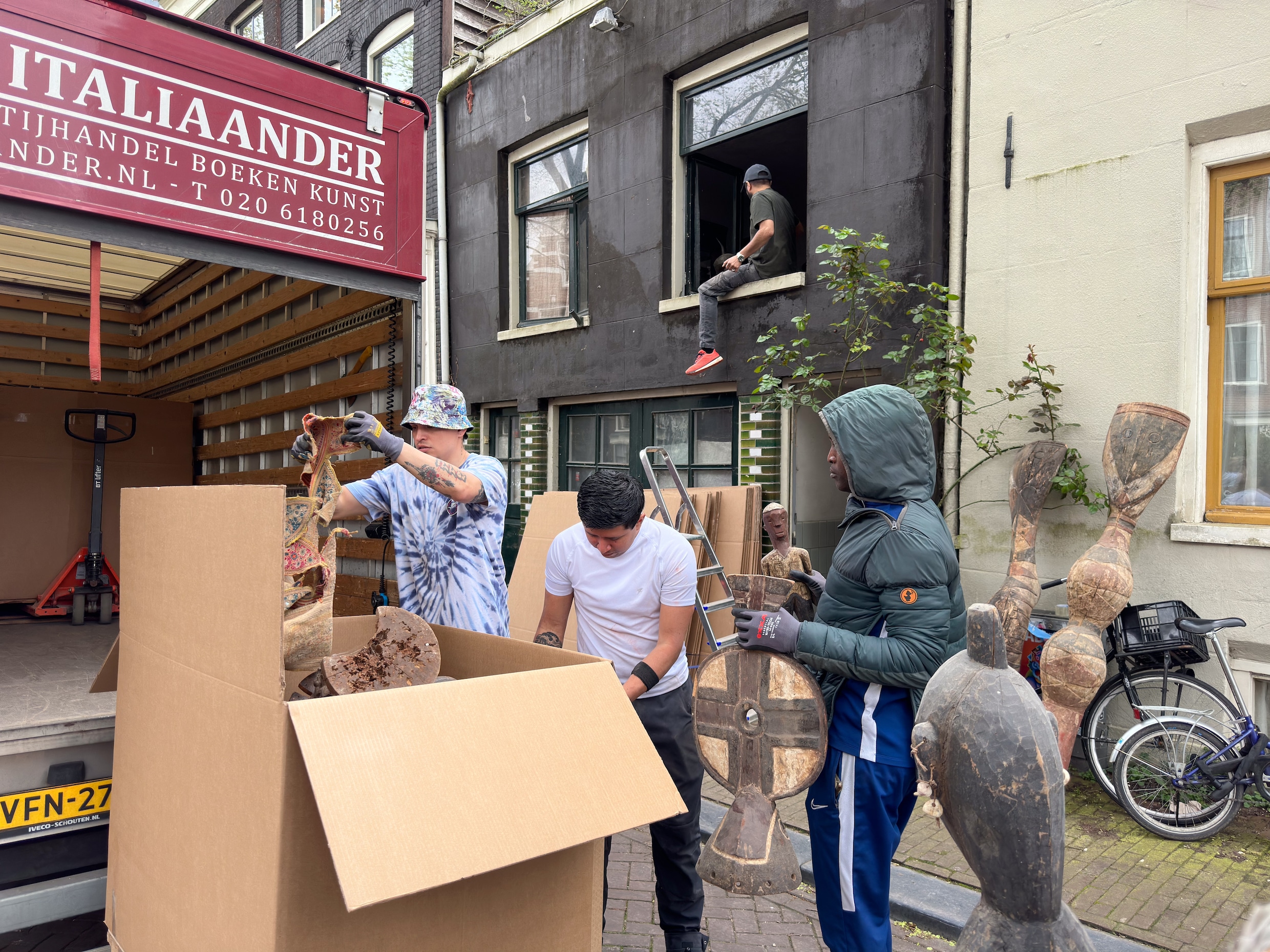 Roofkunst of toeristenprullaria: Gideon Italiaander onder vuur om ...