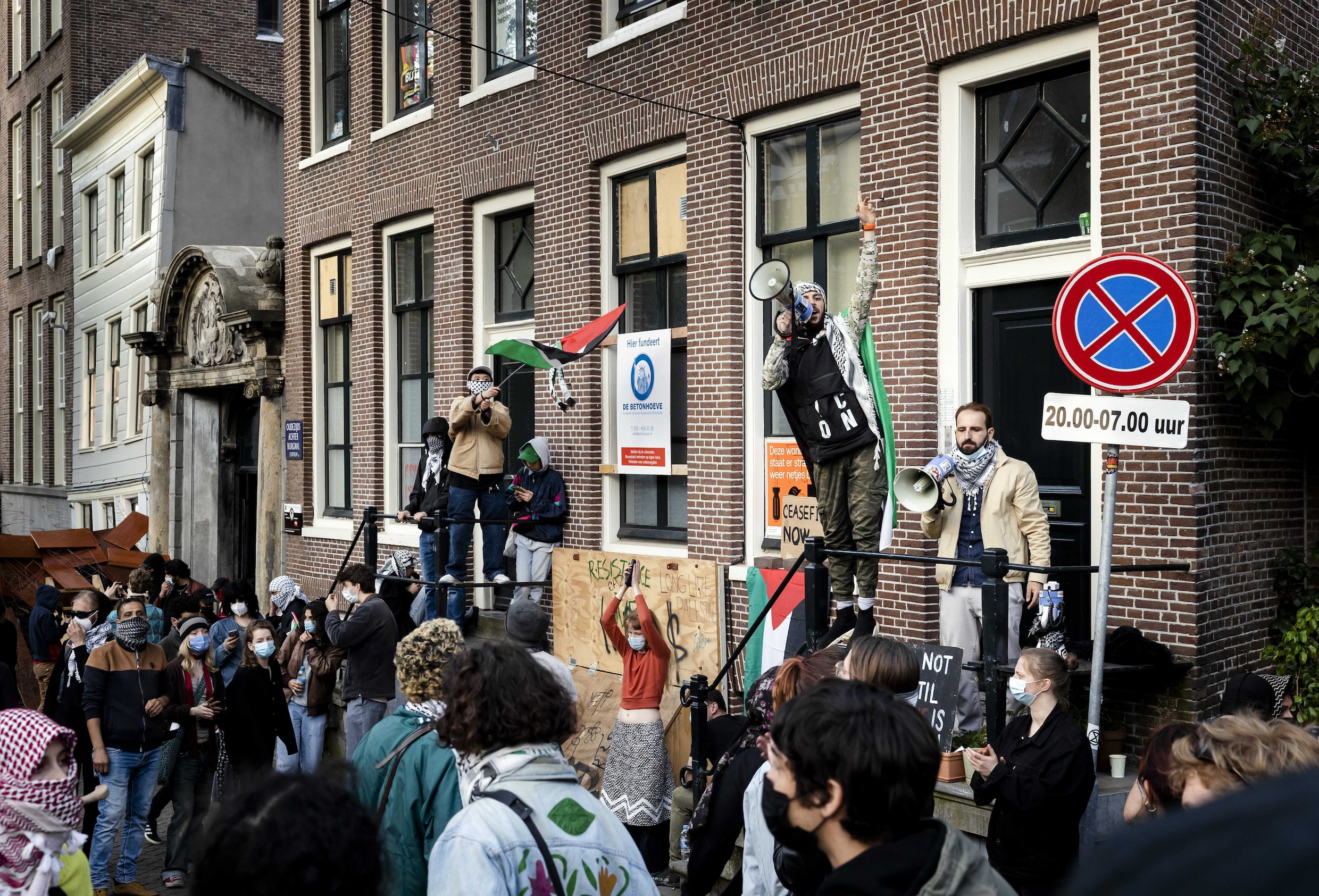 Opnieuw demonstraties, maar driehoek grijpt niet in: dit weten we over ...