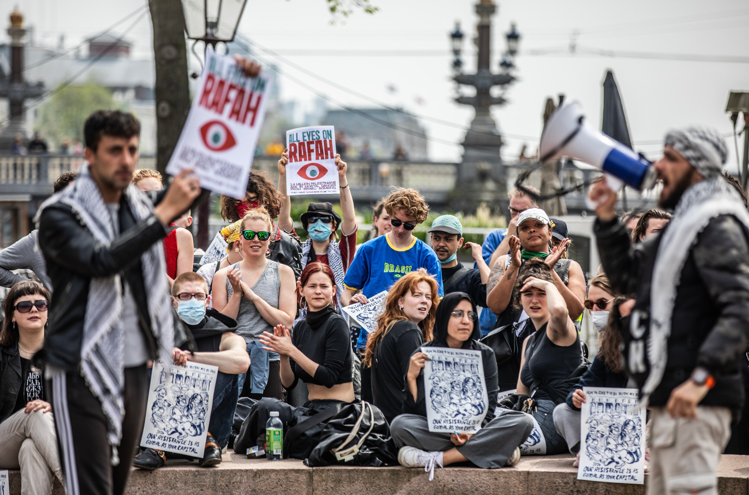 Bescheiden UvA-protest bij Stopera: ‘Veel mensen moeten rusten van het ...