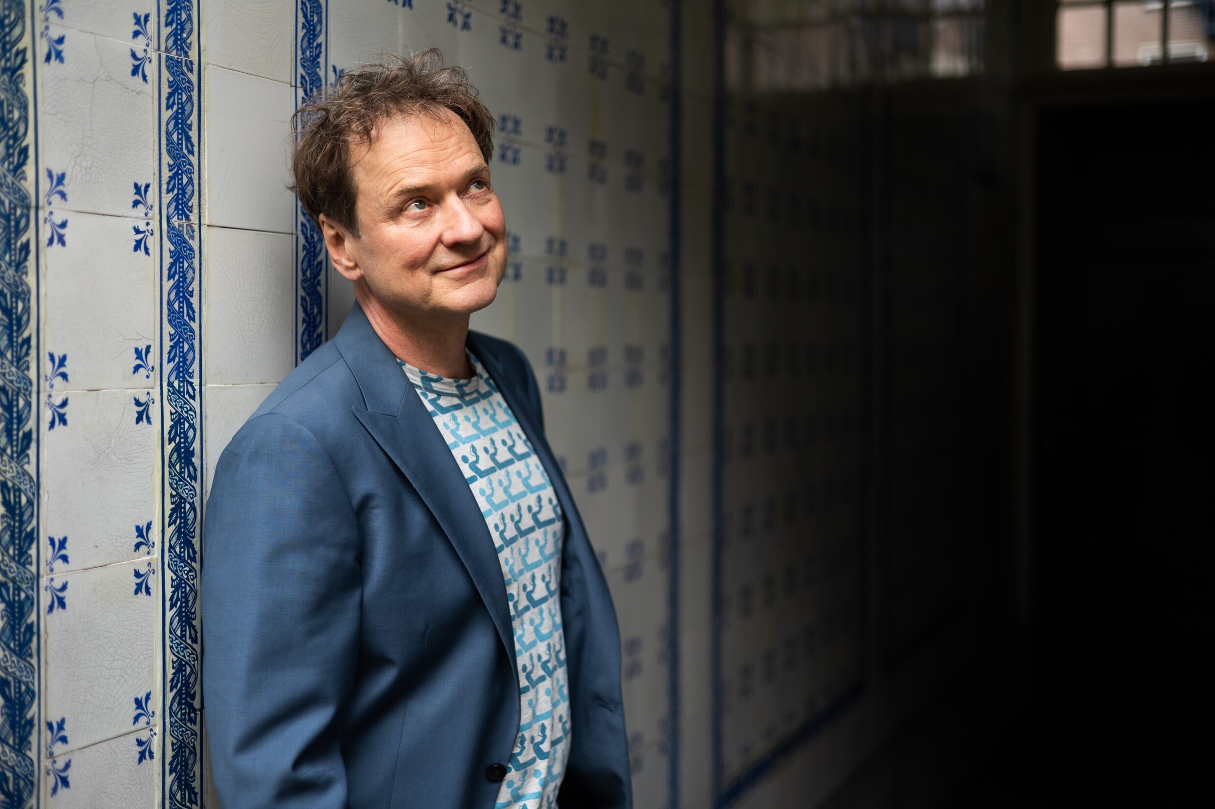 In Zeven dieren bijten terug reist Frank Westerman van Texel tot ...