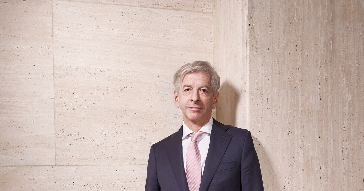 Stickers voor ambtenaren, ‘minister van feesten’: kandidaat-premier ...