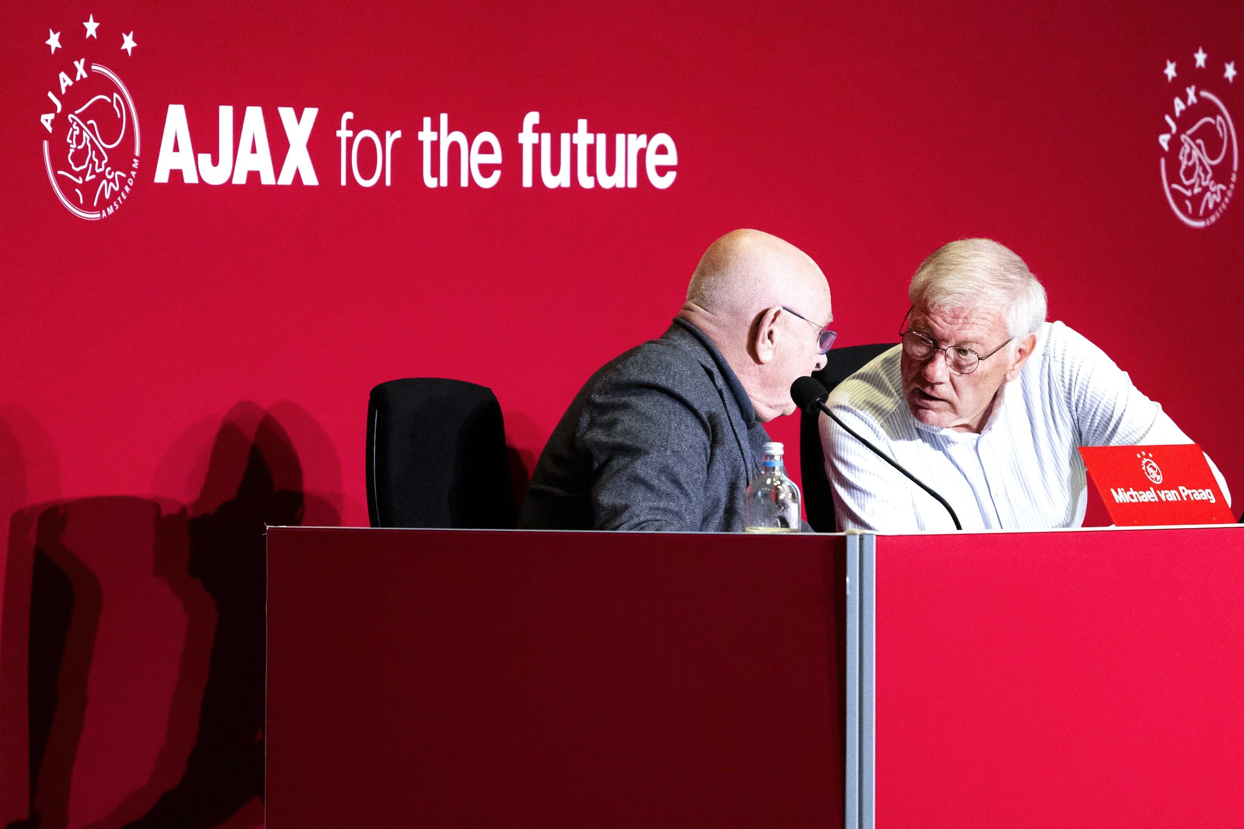 Commissaris Leo van Wijk haalt snoeihard uit naar bestuursraad van Ajax ...