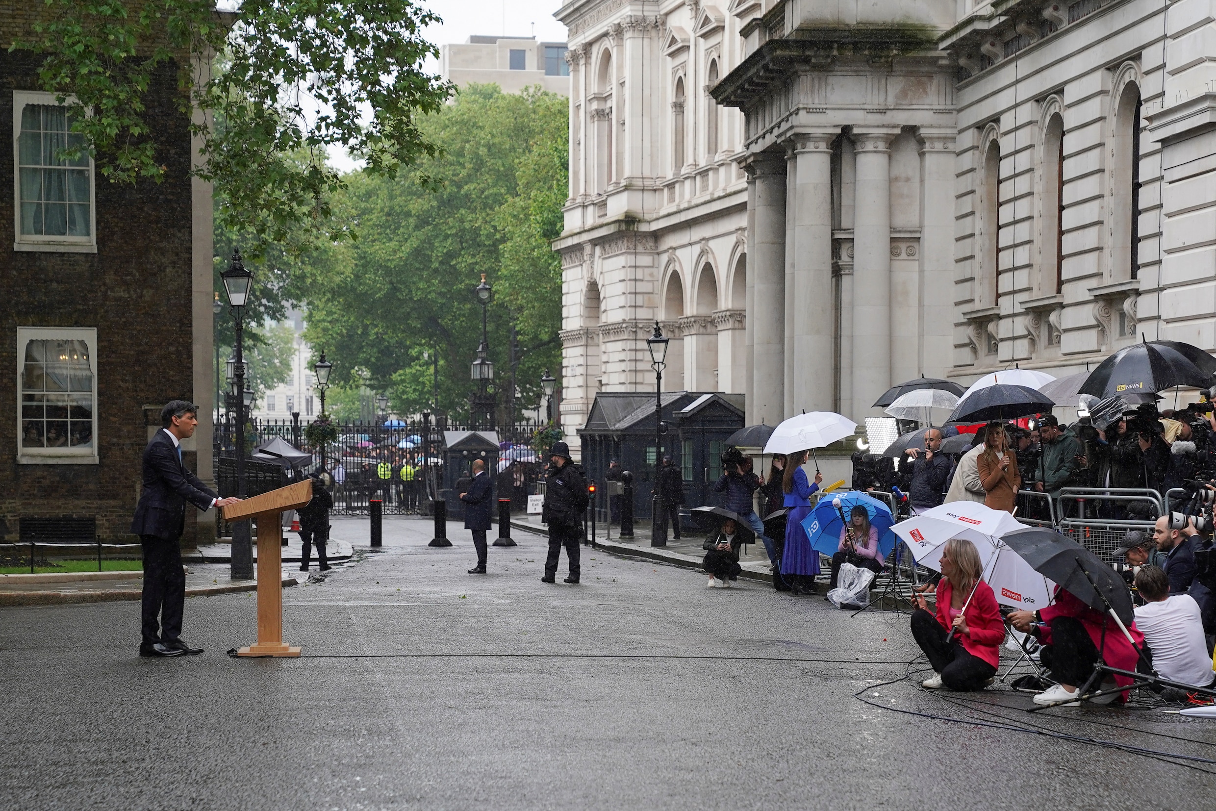 Wat bezielt de Britse premier Sunak om vervroegd verkiezingen uit te ...