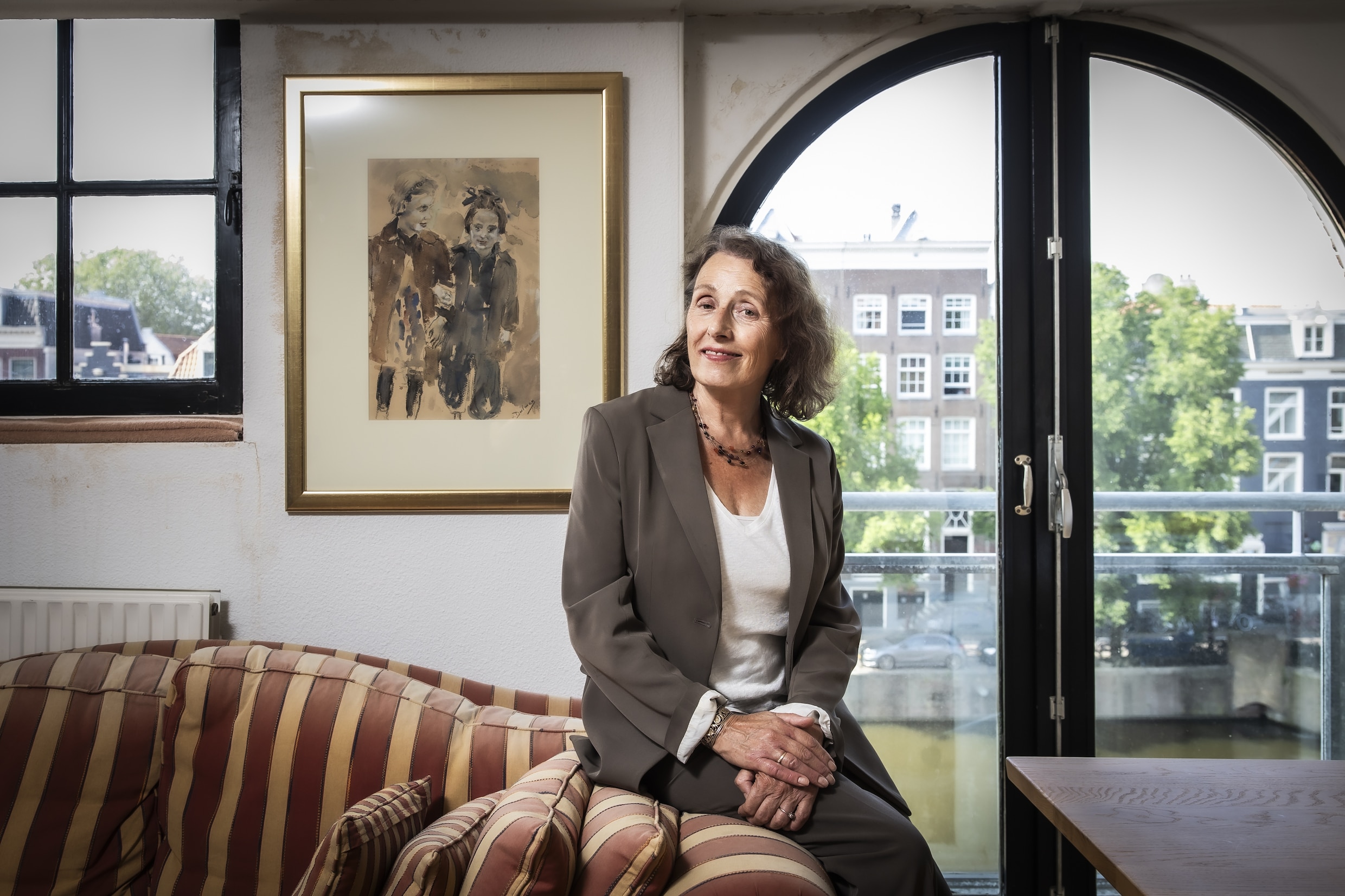 Waarom Ina Brouwer – zelf oud-corpslid – de slachtoffers van ...