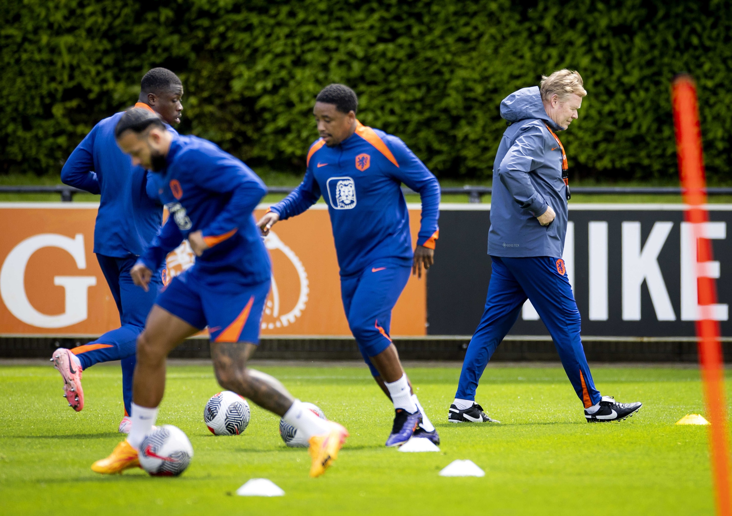 Twee Ajacieden in EK-selectie Oranje; Timber, Maatsen en Olij vallen af ...