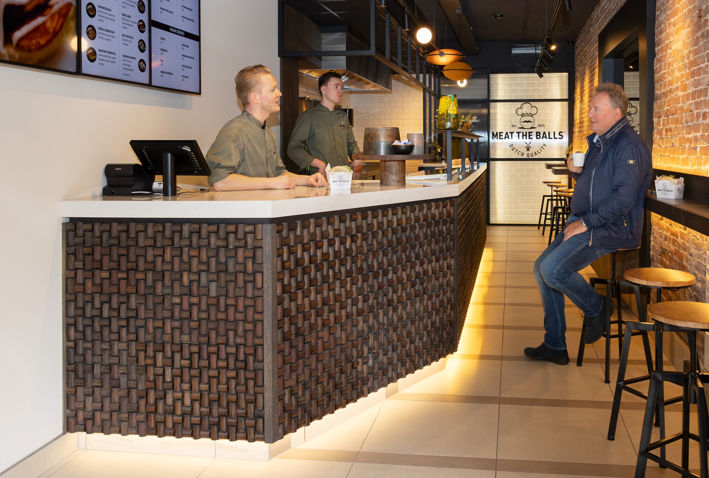 Bij Meat The Balls krijgt het broodje bal een eerbetoon én een twist | Het Parool