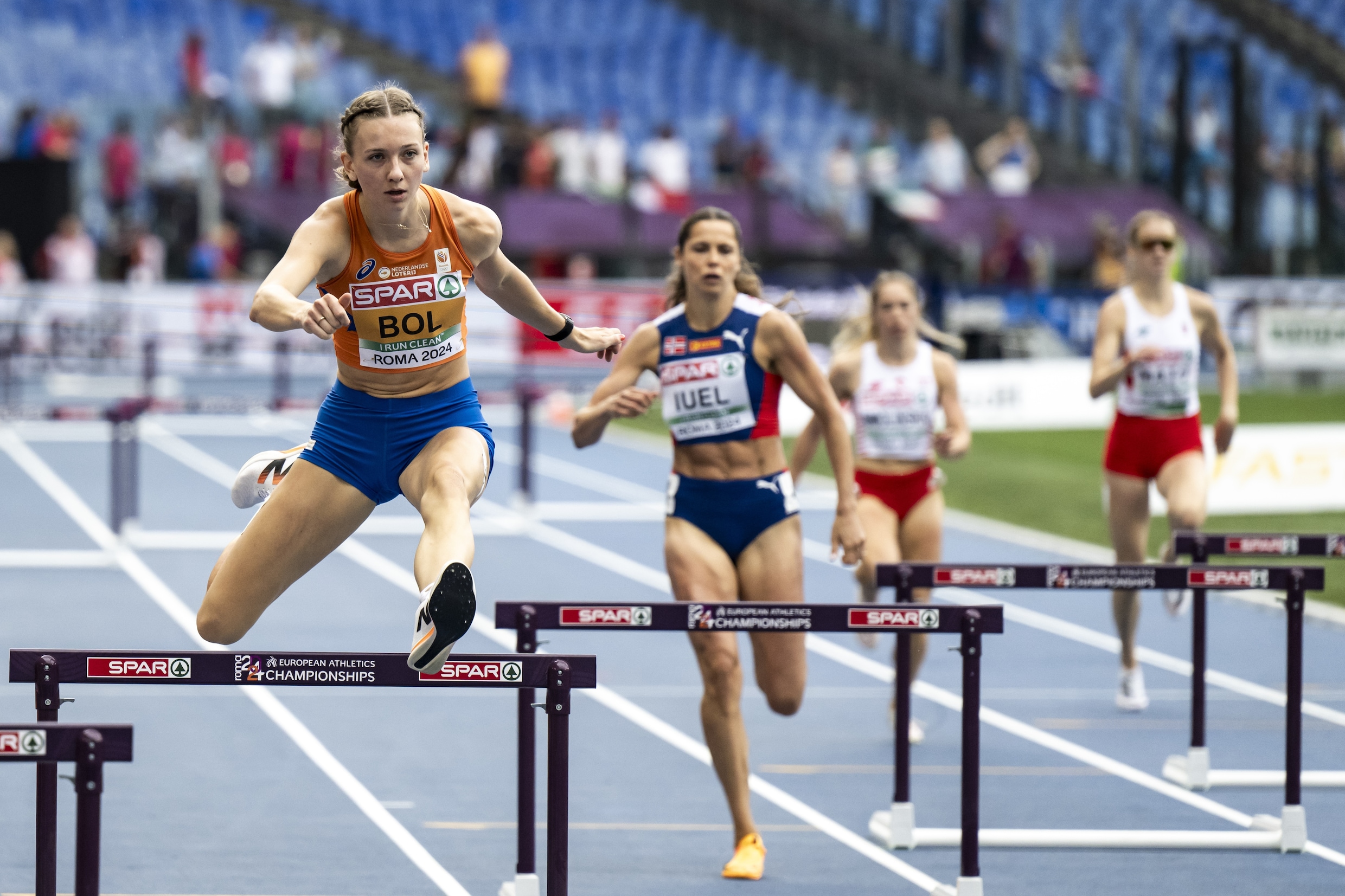 Femke Bol prolongeert Europese titel op 400 meter horden, brons voor ...