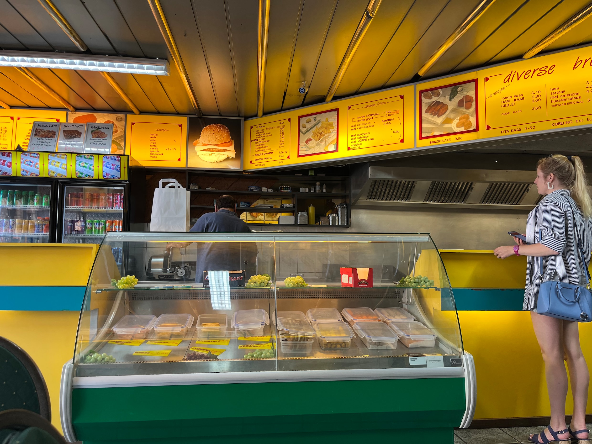 De snackmuur is verdwenen, maar gelukkig is Automatiek “Hallo” z’n ...