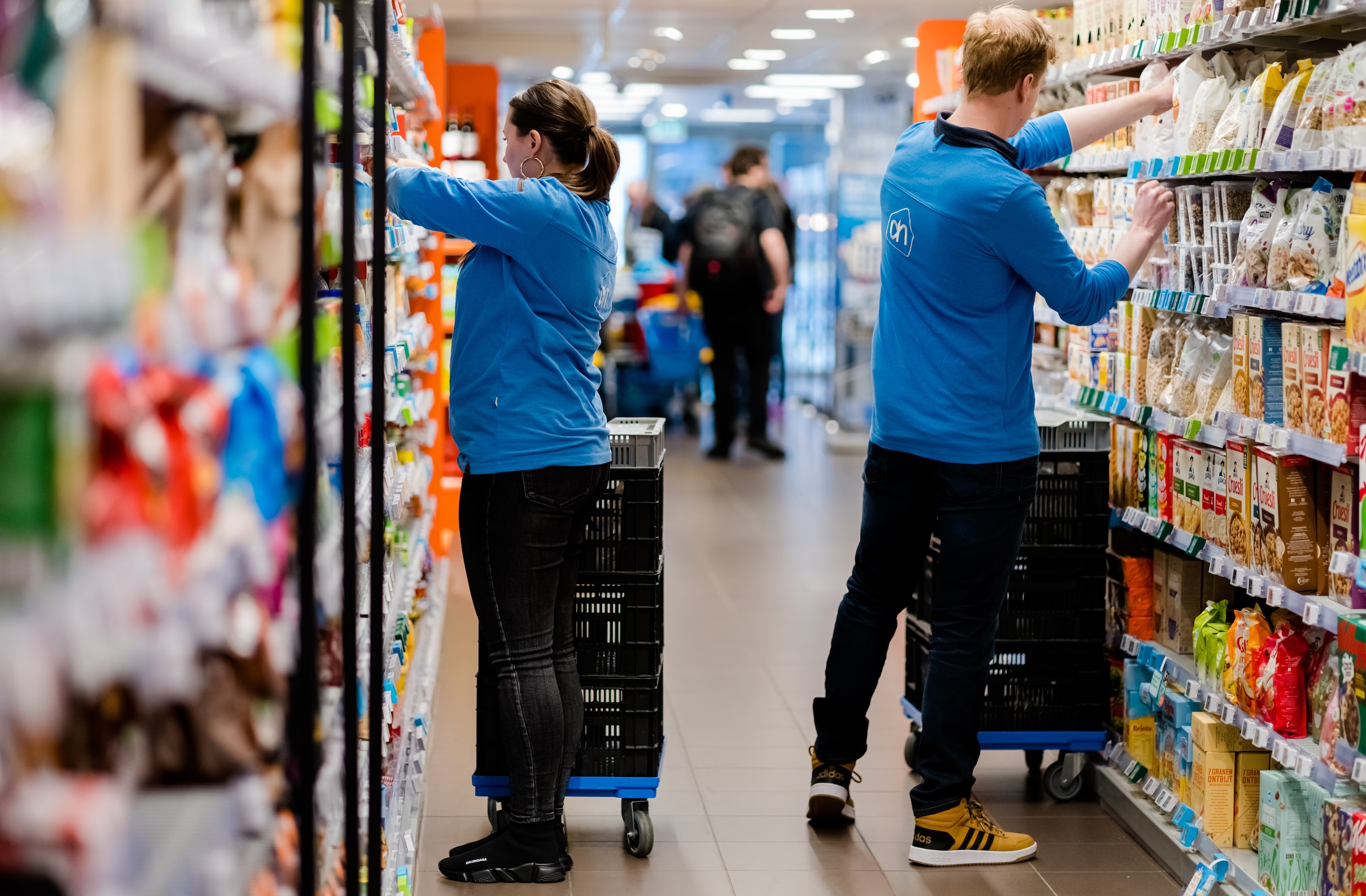Albert Heijn beschermt personeel en verwijdert naam van naambordje: te ...