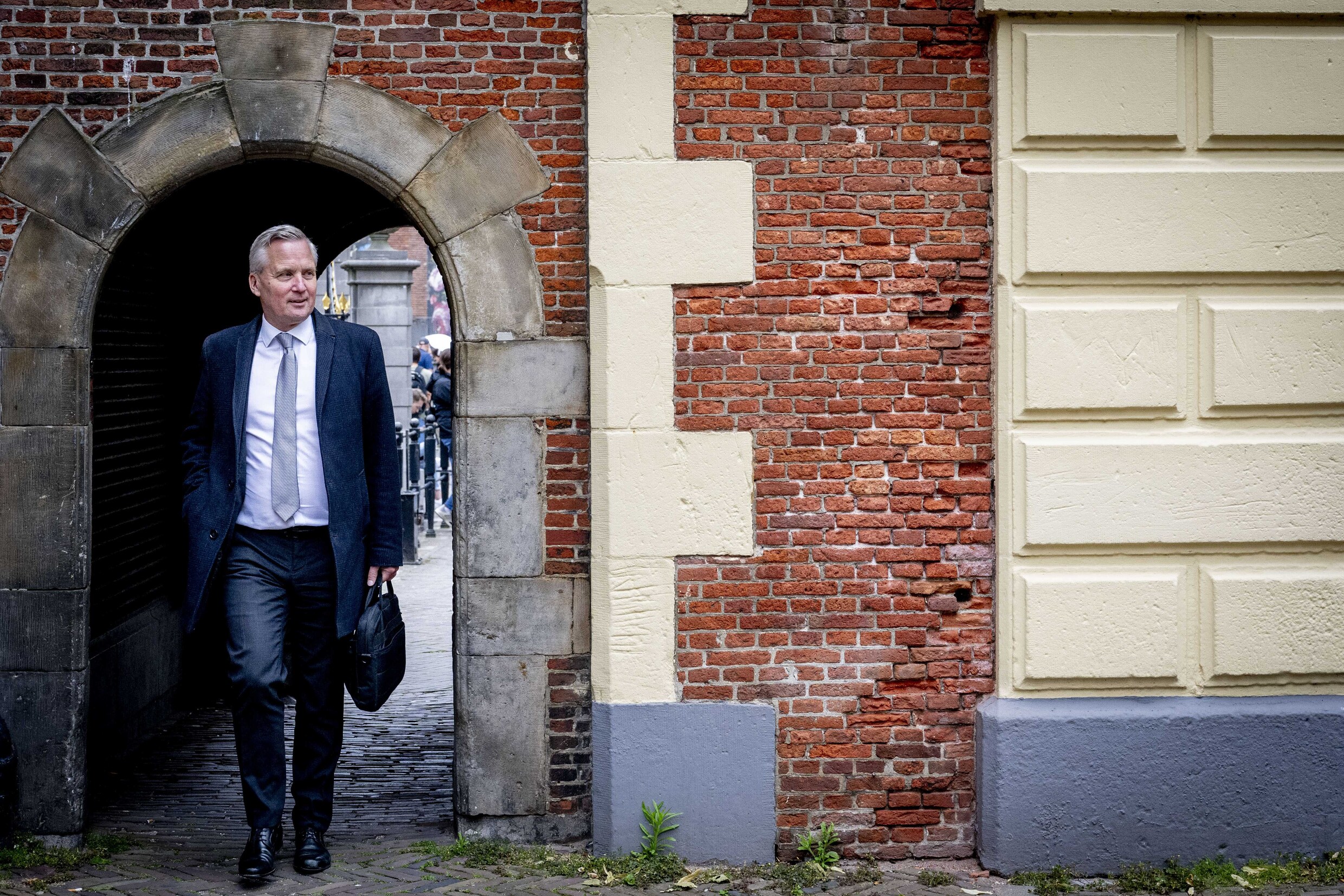 Staatssecretaris Van der Burg (Asiel) komt met regeling voor ...