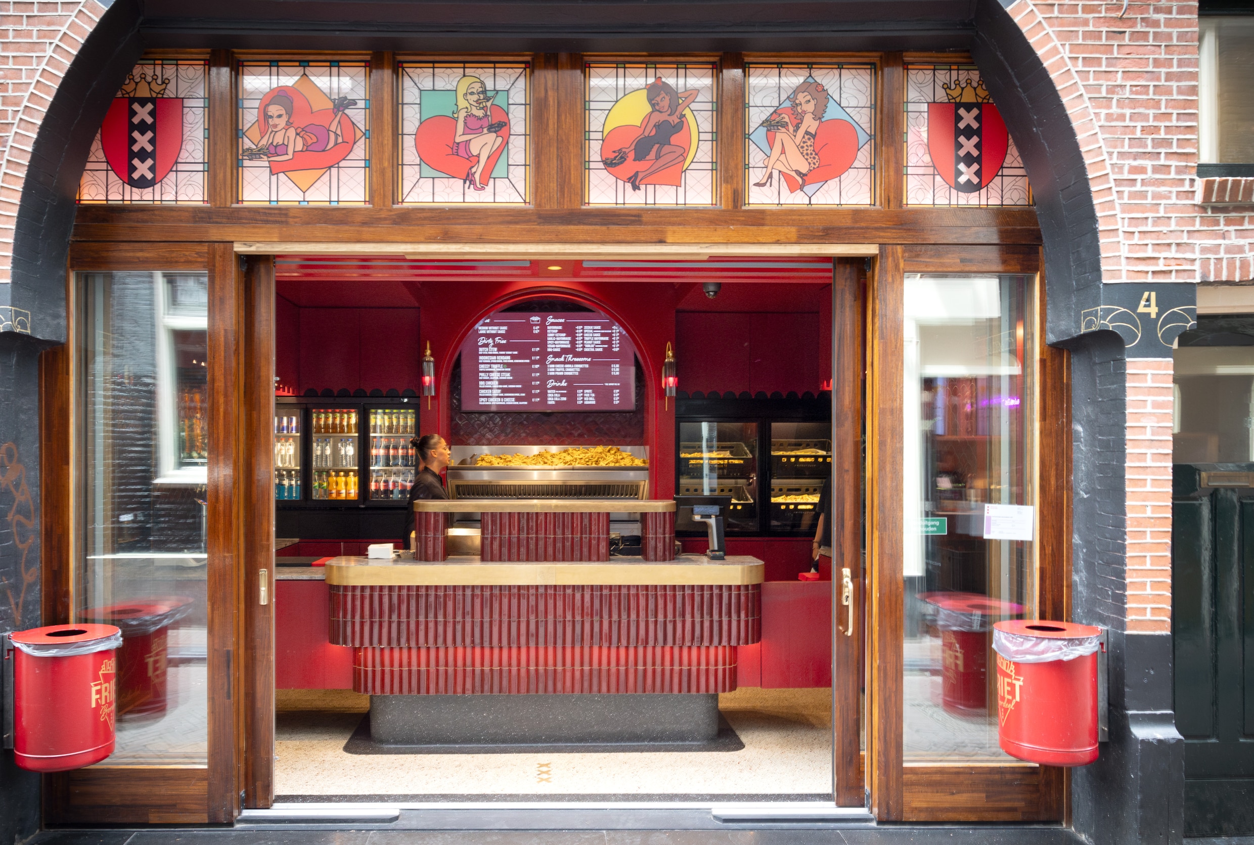 Het Frietbordeel is een aanwinst voor de rosse buurt | Het Parool