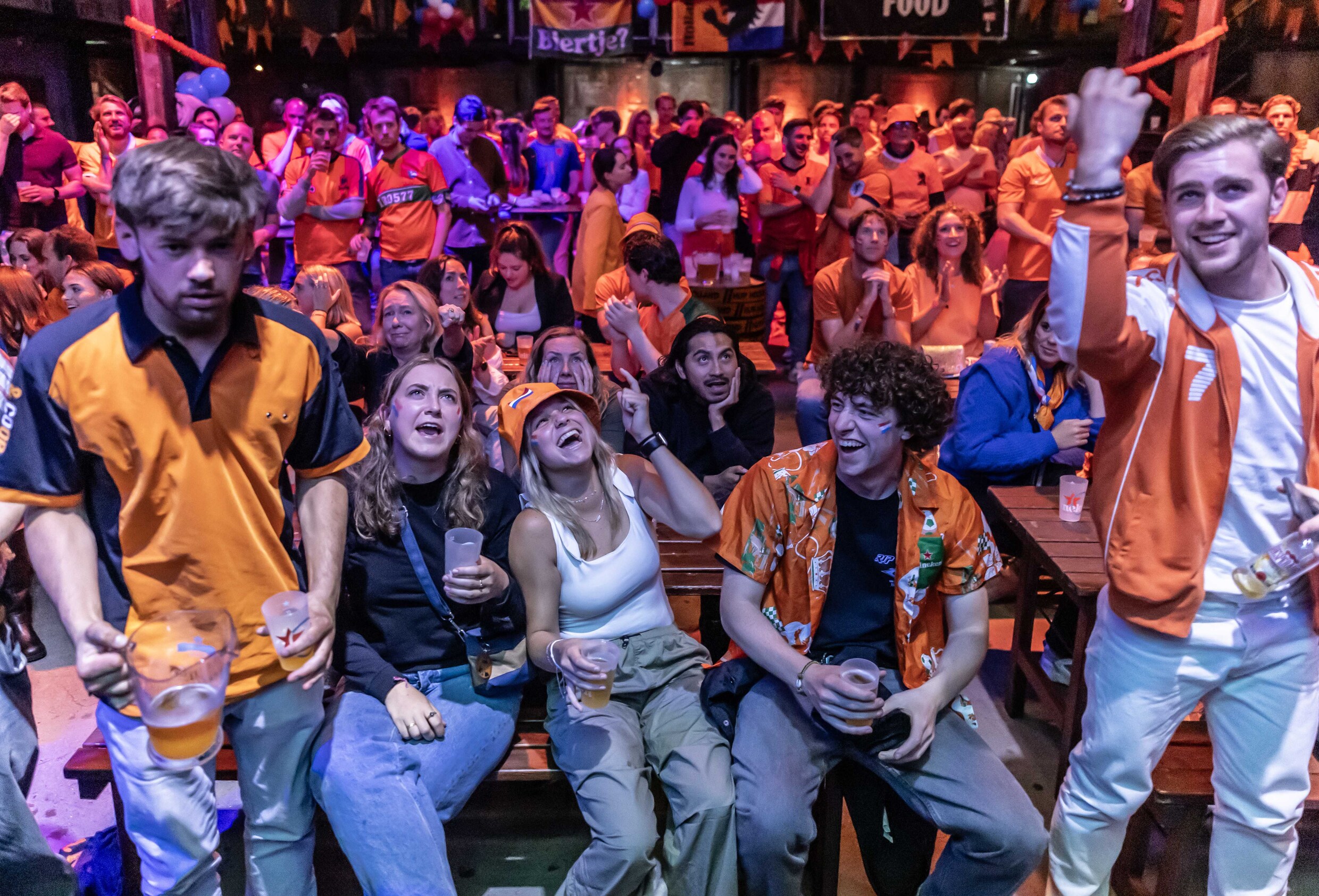 Dat wordt dringen voor het enige grote buitenscherm: Amsterdam maakt ...