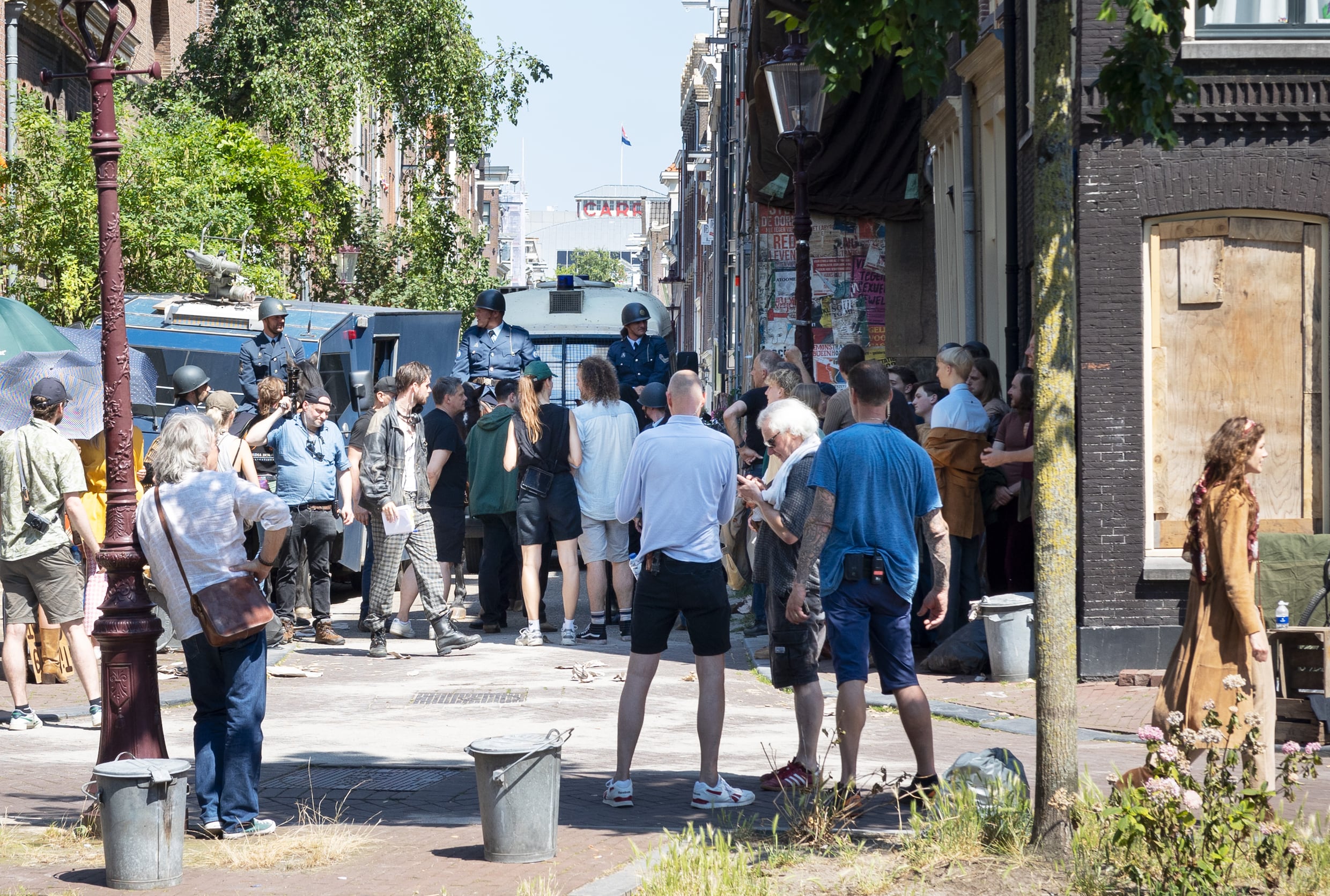 ME’ers en een waterkanon in de straat: inwoners Centrum zijn overlast ...