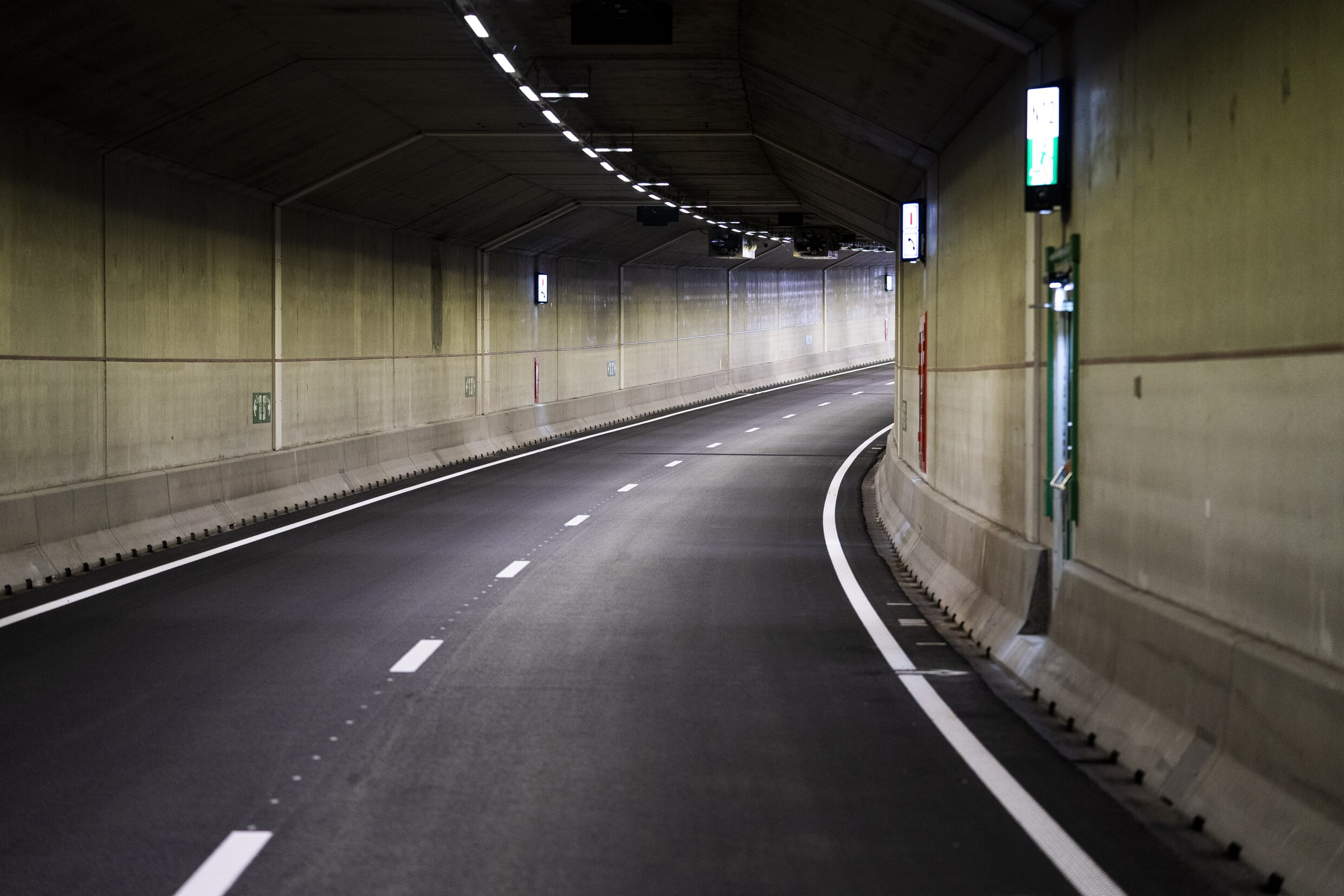 Piet Heintunnel na 7 uur durende storing weer open | Het Parool