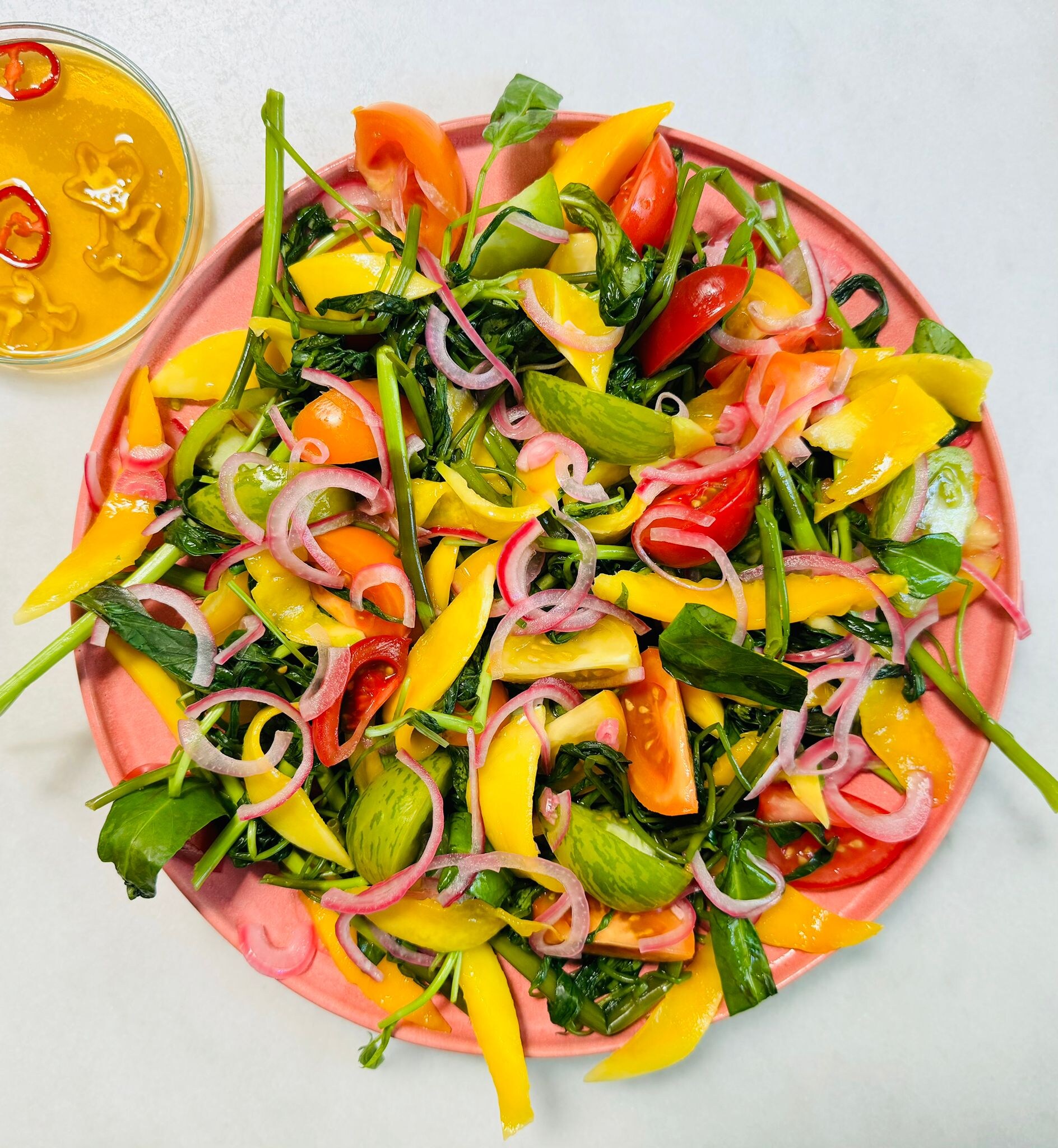 Raghenie Bhawanie stroopt de mouwen op voor een salade van dagoeblad ...