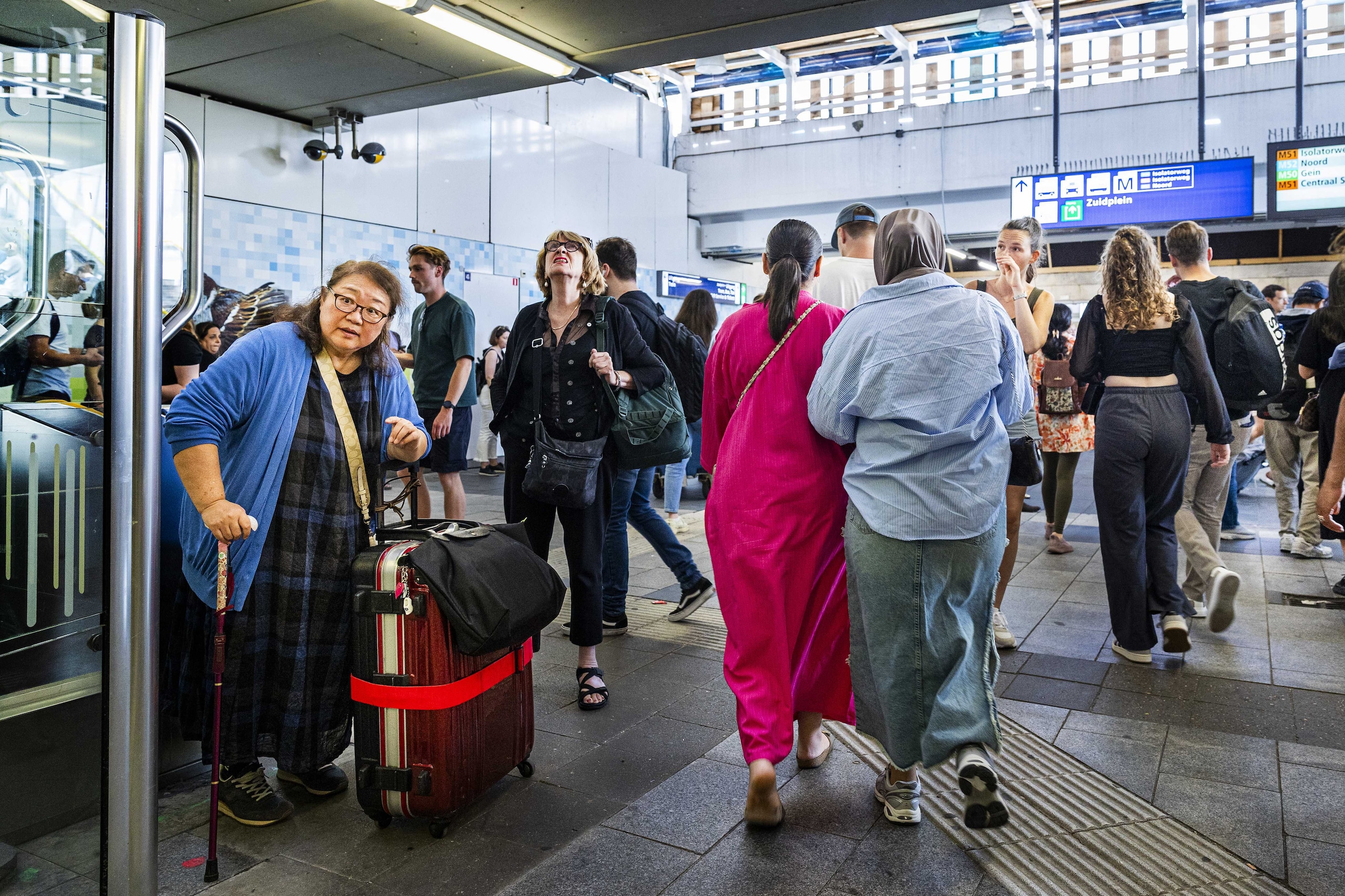 Werkzaamheden zorgen voor drukte op station Zuid en wegen rond Amsterdam | Het Parool