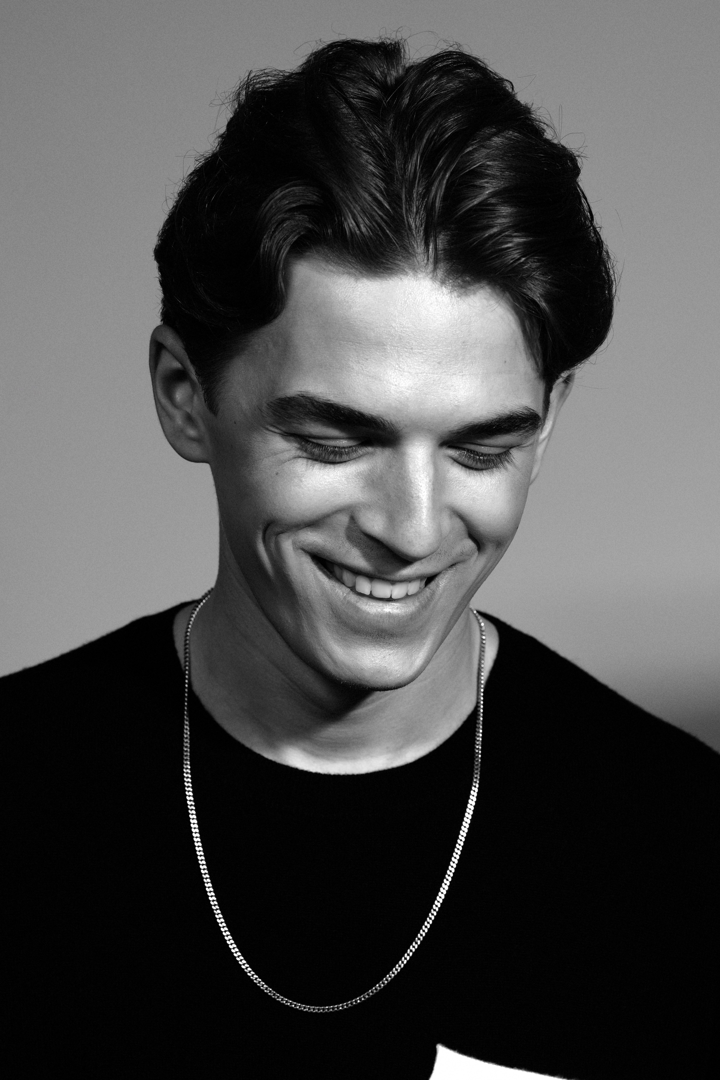 Antoon (22) is de populairste zanger van het land: ‘Als ik me kut voel ...