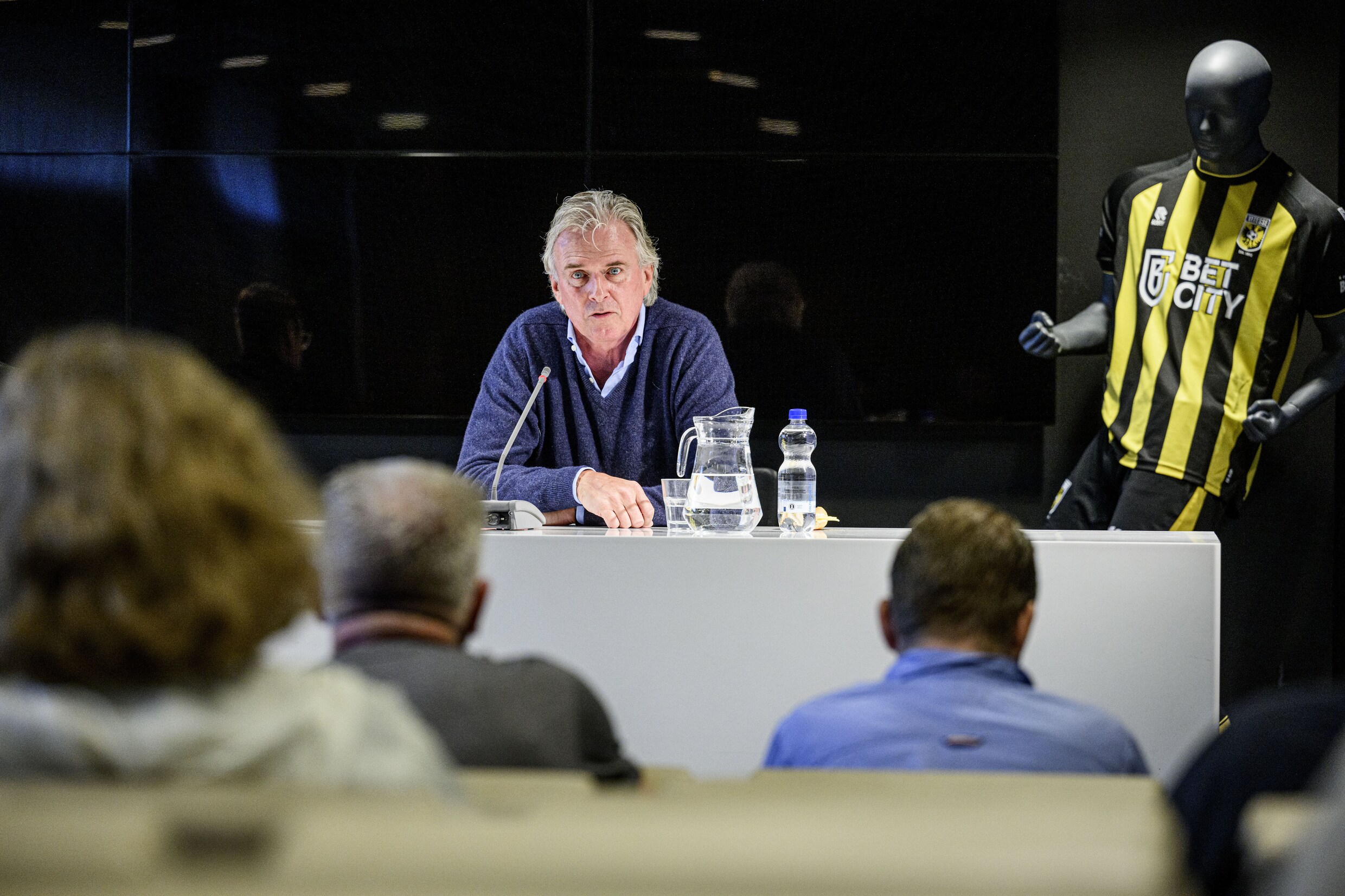 Vitesse heeft deal met zakenman Guus Franke en denkt na fiat KNVB ...