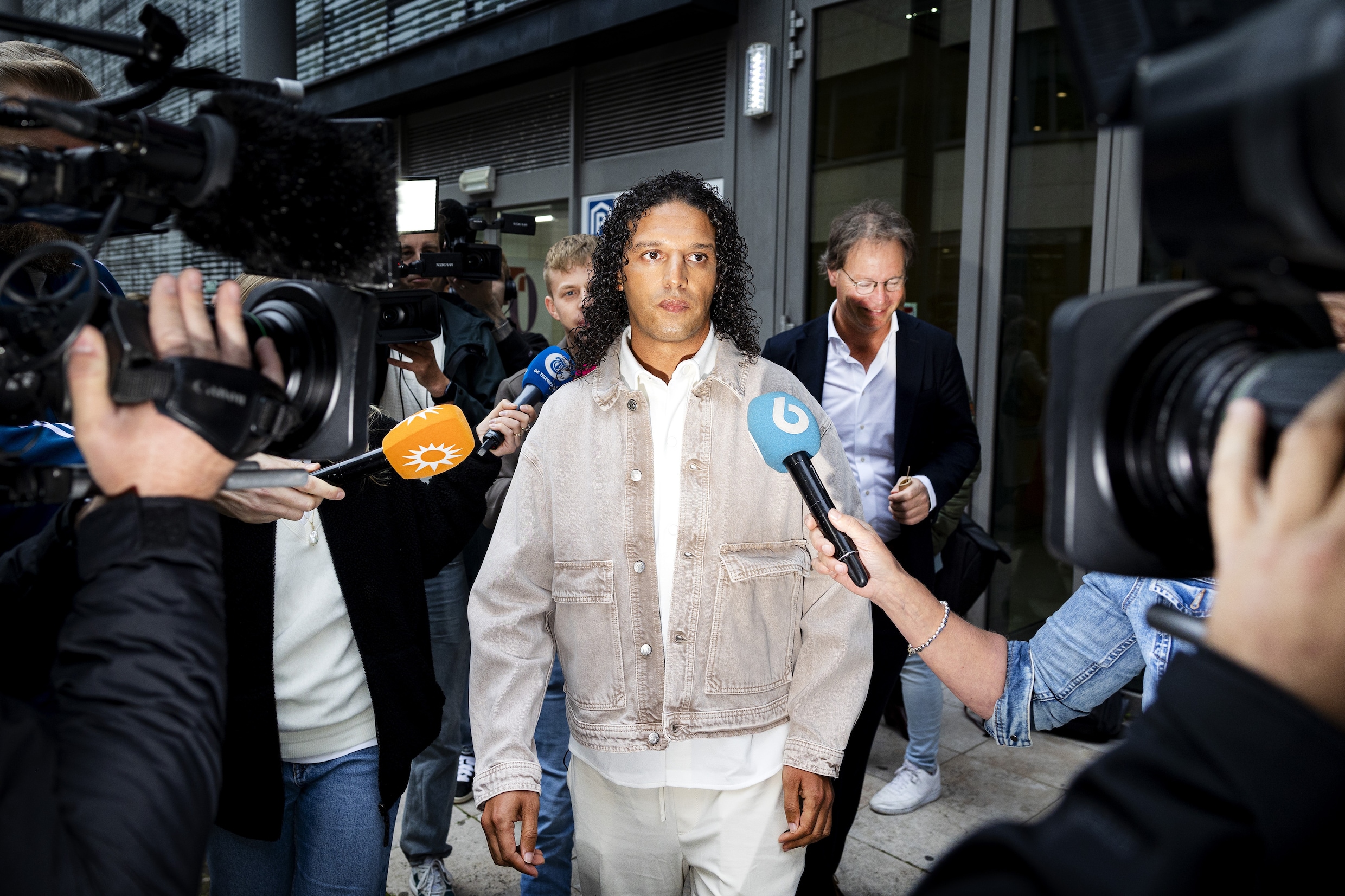 Uitspraak Ali B: twee jaar celstraf voor verkrachting en poging tot verkrachting ...