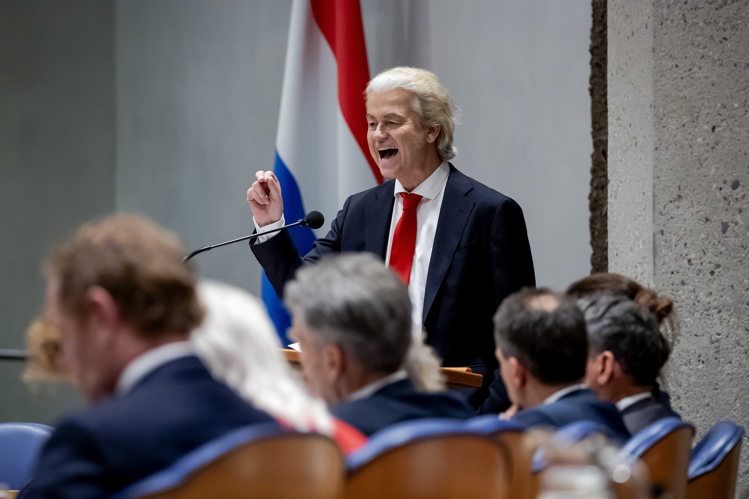 Na jaren in de oppositie moet Wilders als coalitieleider nu incasseren ...