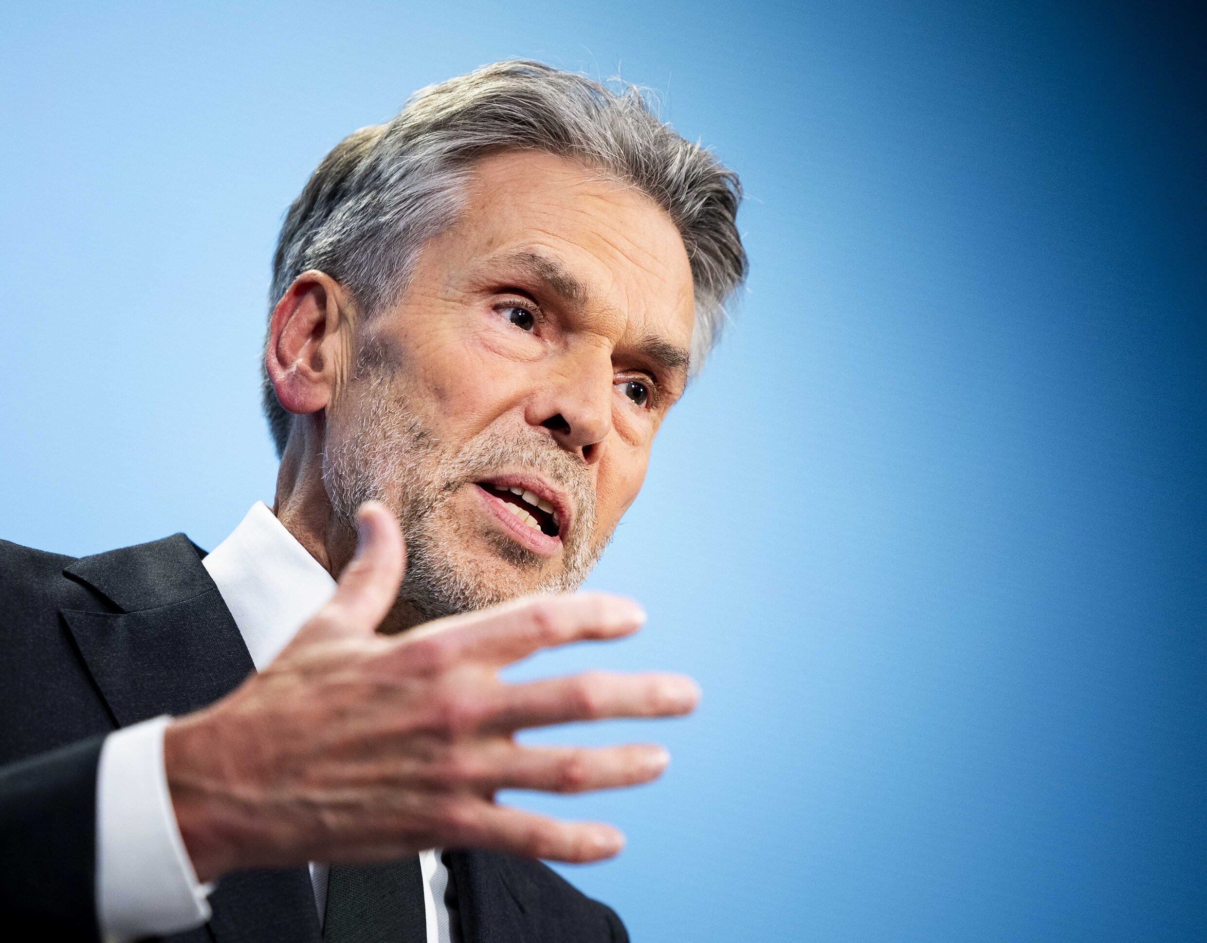 Premier Schoof had een ‘bewogen’ week, maar wuift kritiek weg: ‘Geen ...