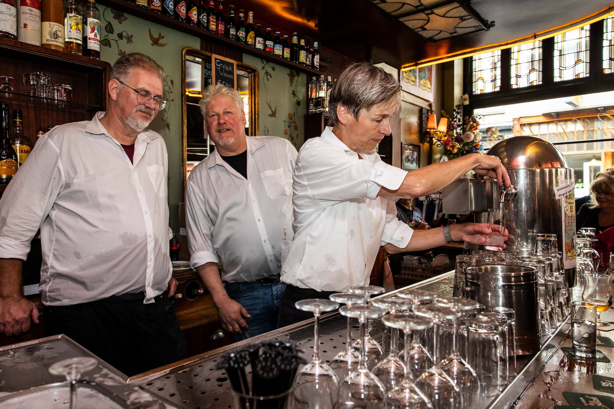 Altijd bal: café Krom viert z’n 101.000ste Indische balletje. ‘We ...
