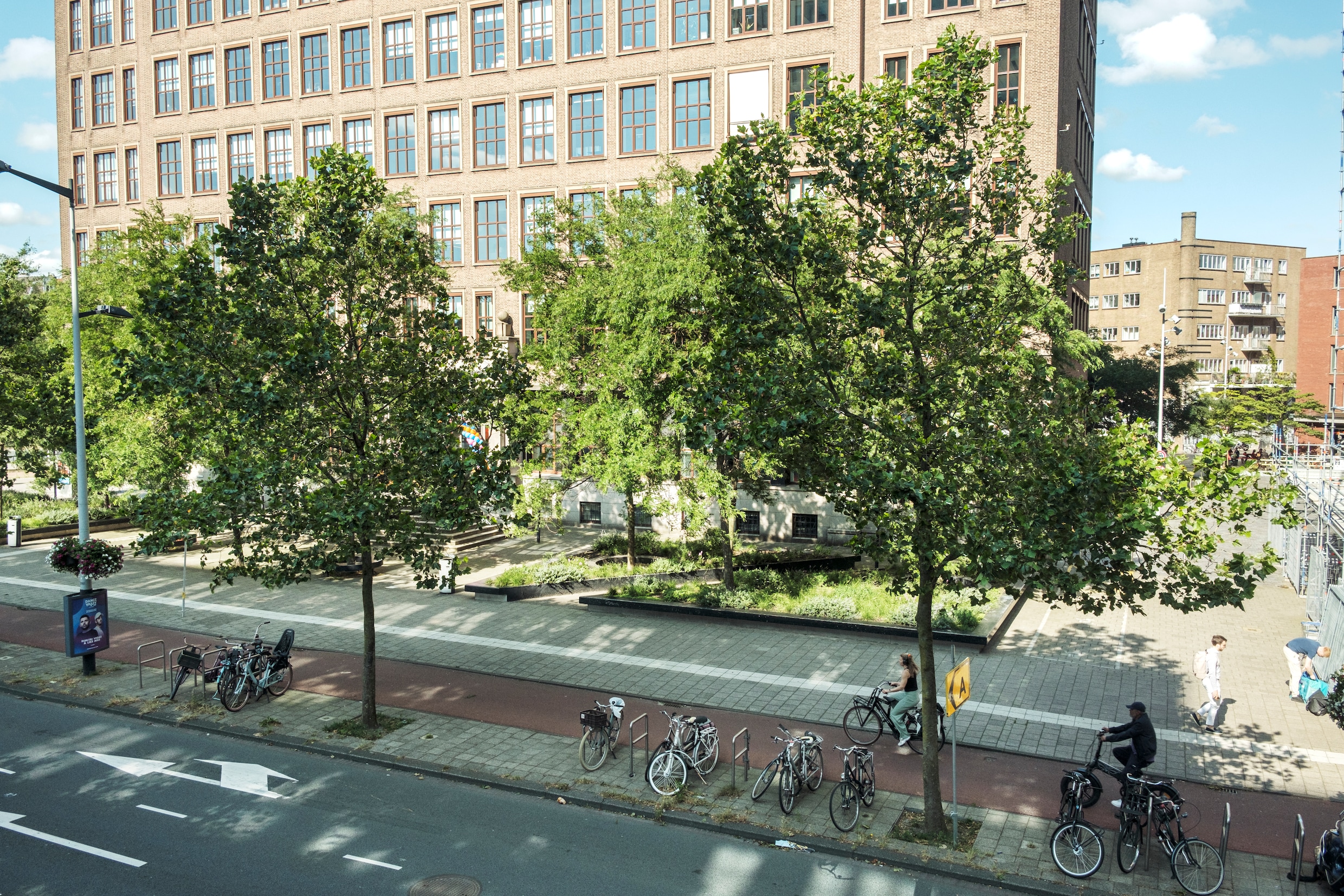 Aantal studenten op HvA en andere hogescholen neemt zorgelijk snel af ...