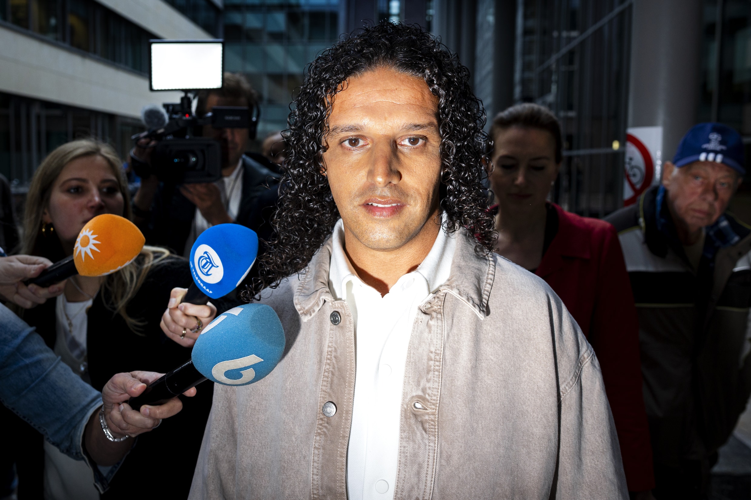 Wat Johnny Depp wel lukte, lukte Ali B niet: het imago van de rapper is onherstelbaar beschadigd ...