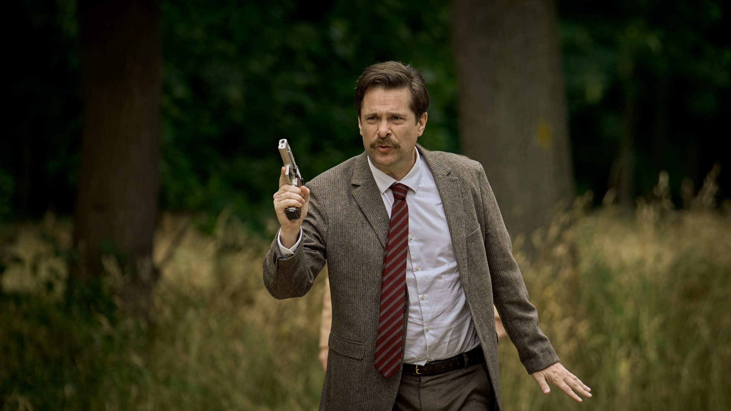 Hans Teeuwen met pornosnor in misdaadserie Jackson & Malone: ‘Mensen ...