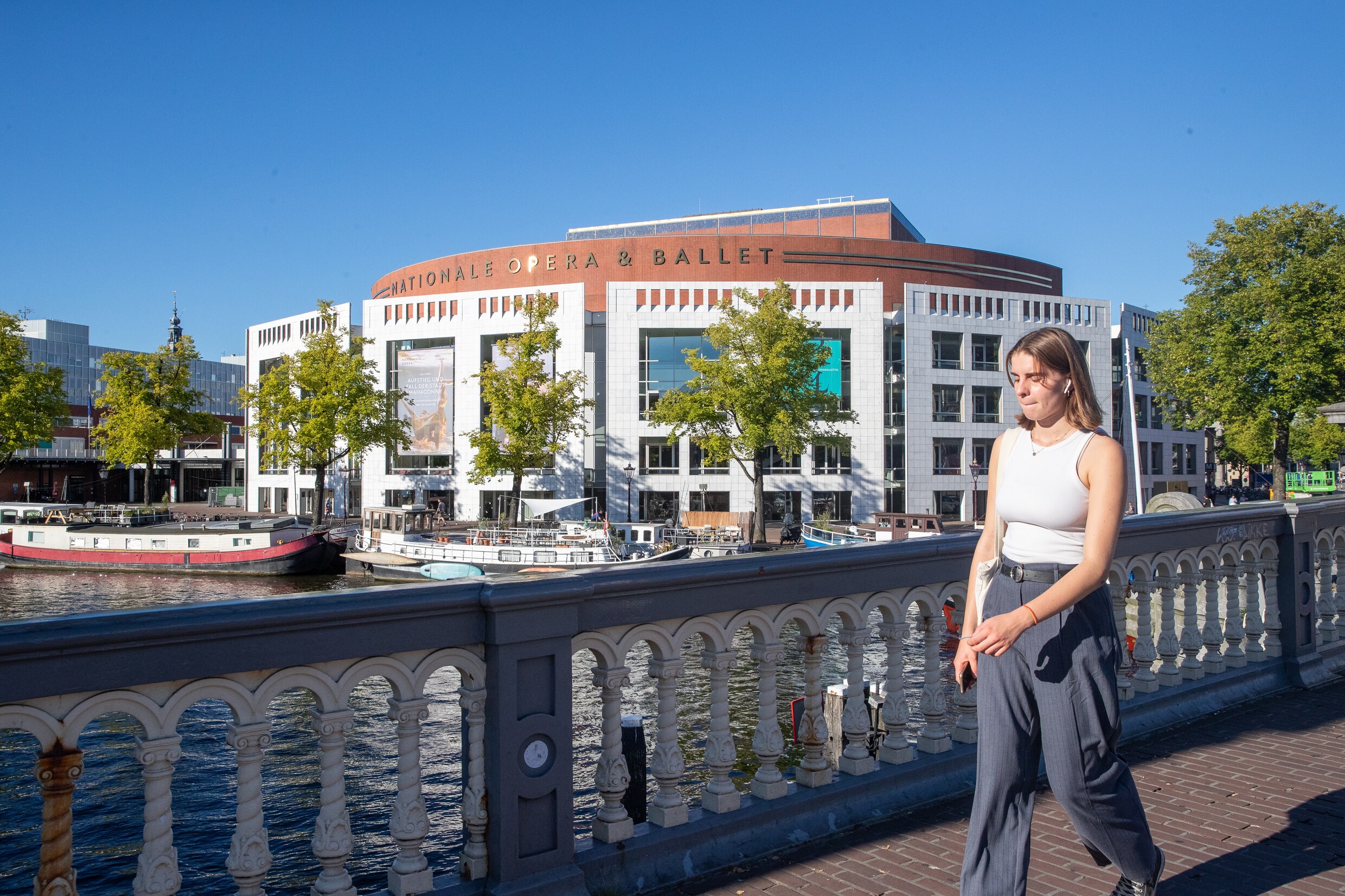 Wethouder Hester van Buren over ongewenst gedrag leidinggevenden ...