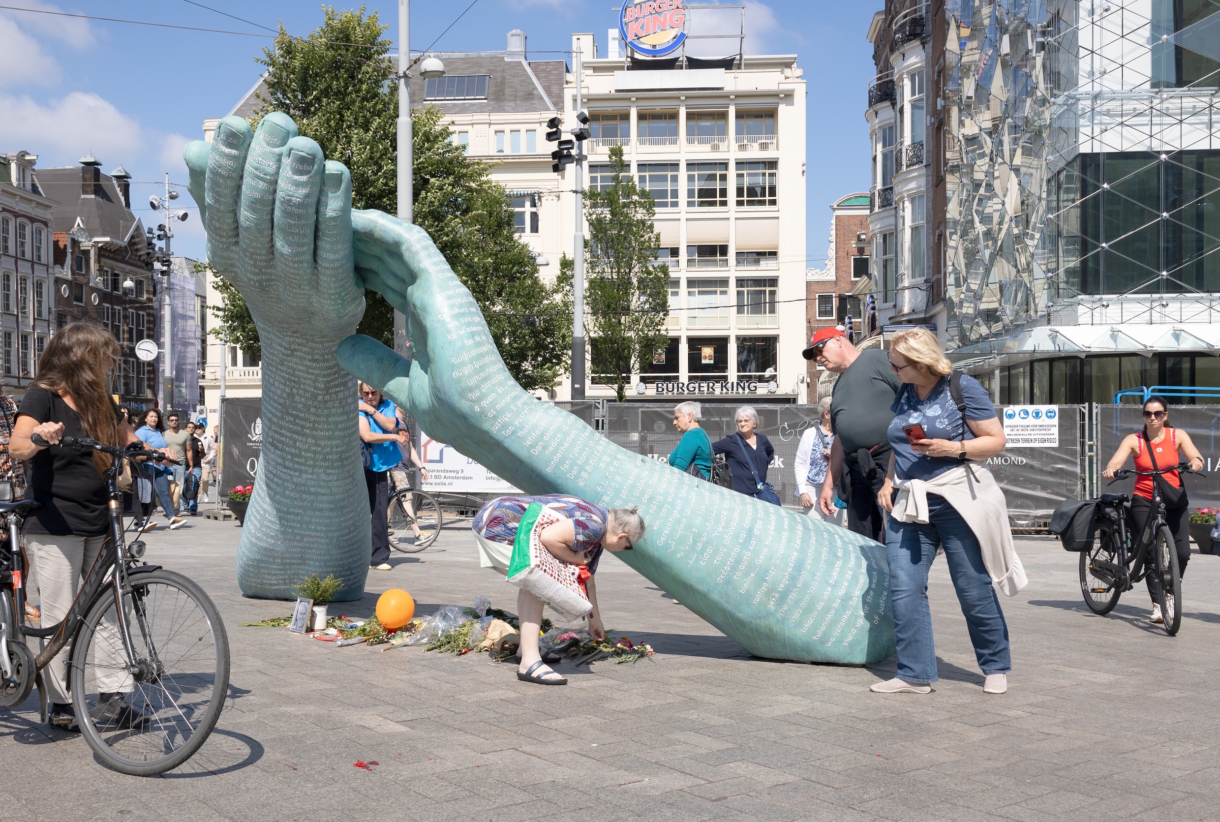 Gemeente Amsterdam wint Braillepluim voor herdenkingsmonument Peter R ...