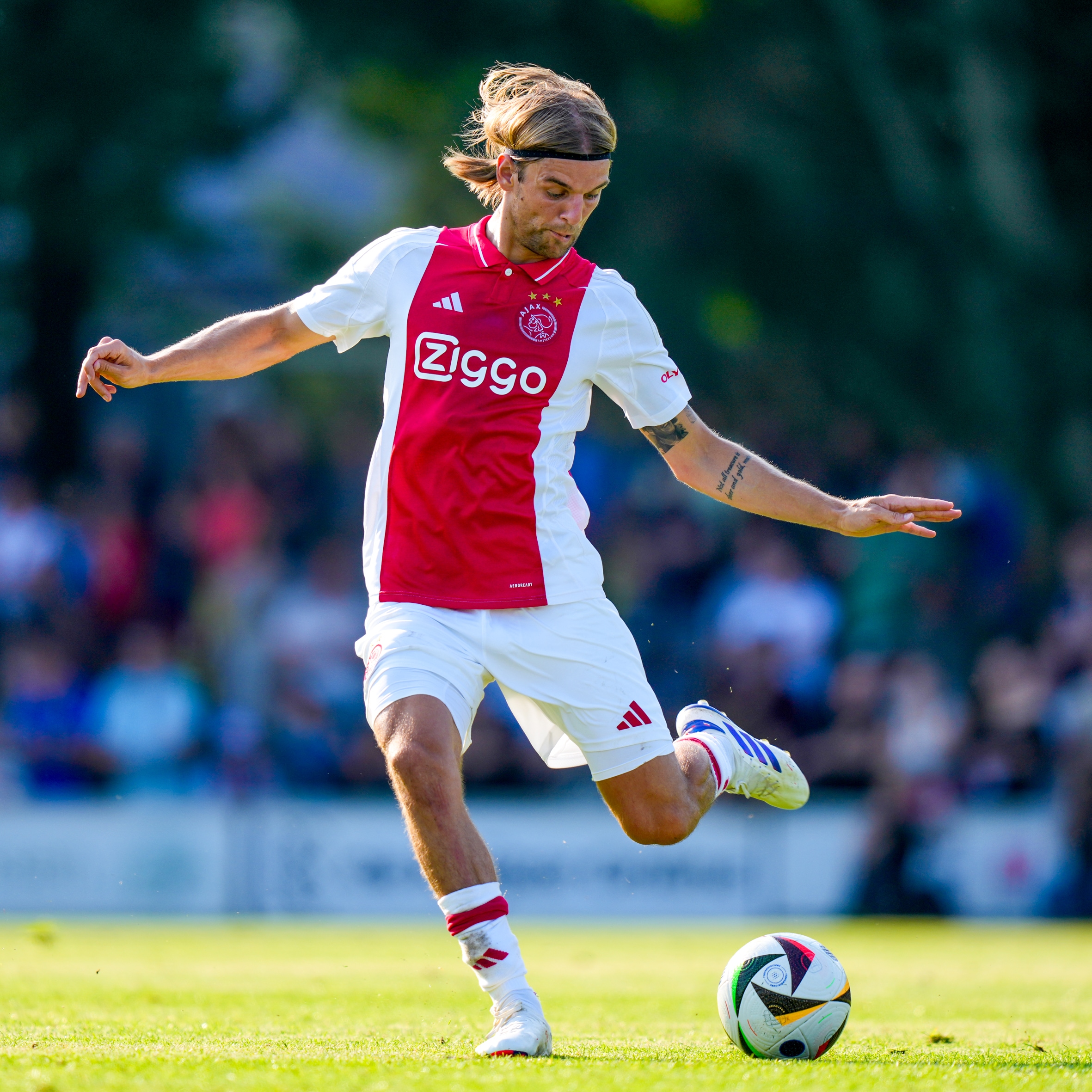 Live: Transfernieuws Ajax | Ajax bevestigt transfer Gloukh (21), Hato ...