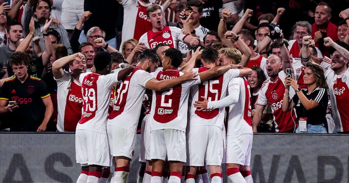 Ajax boekt krappe zege (1-0) na late goal en zet eerste stap richting Europese groepsfase | Het ...