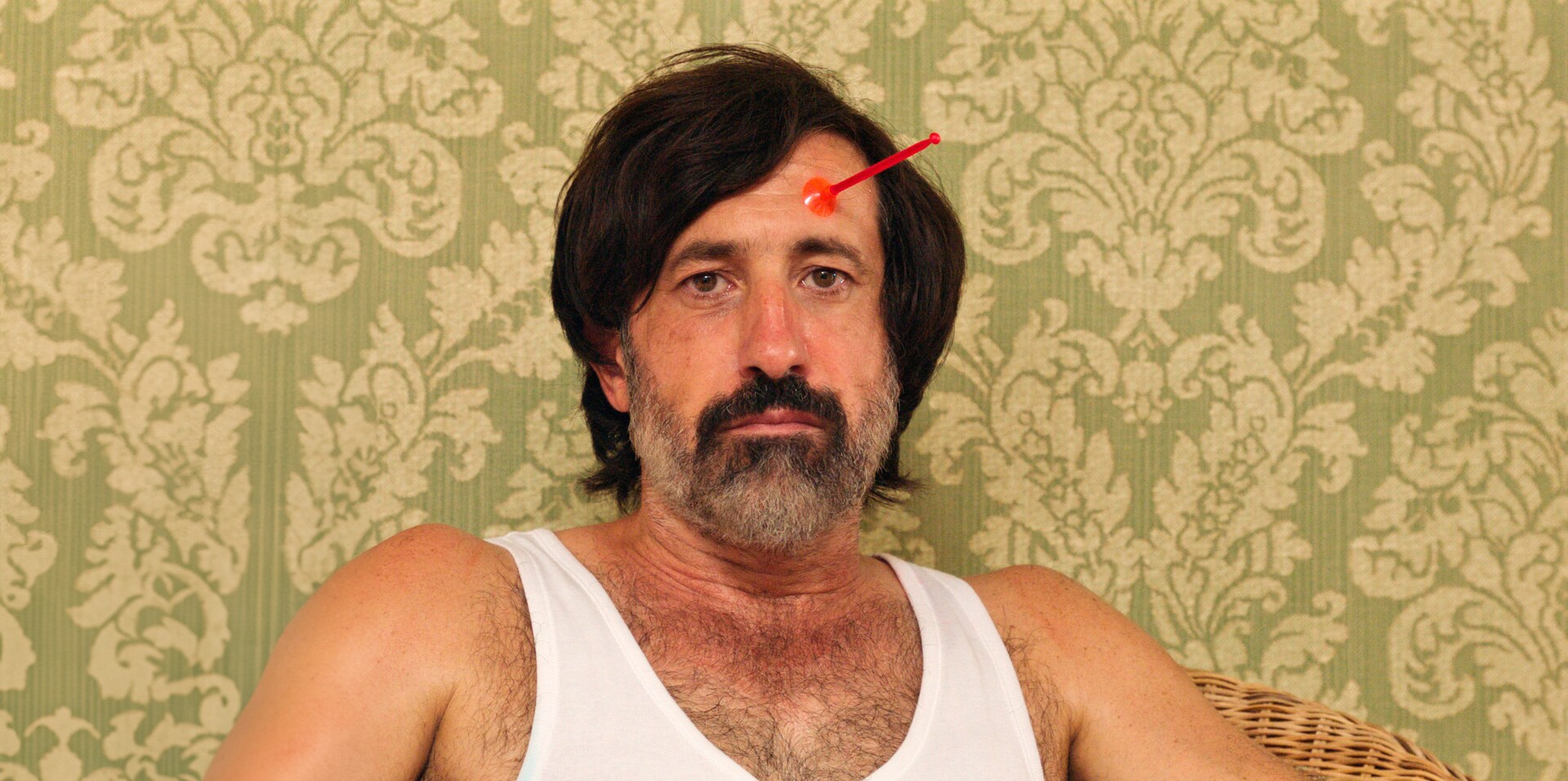 Recensie Les pistolets en plastique: Niet alles is wat het lijkt in ...