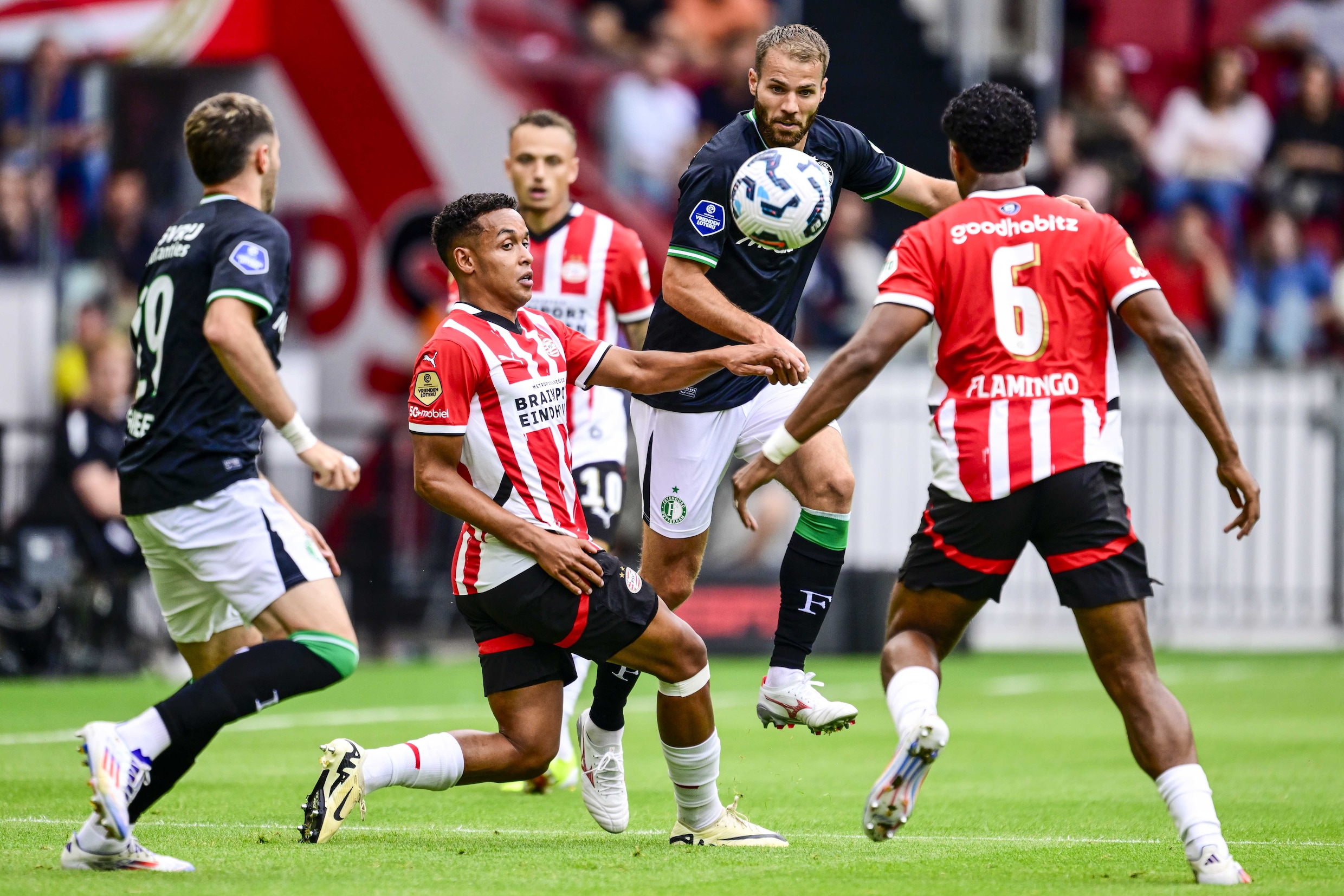 Feyenoord pakt Johan Cruijff Schaal na penalty’s en ongekend spektakelstuk tegen PSV | Het Parool