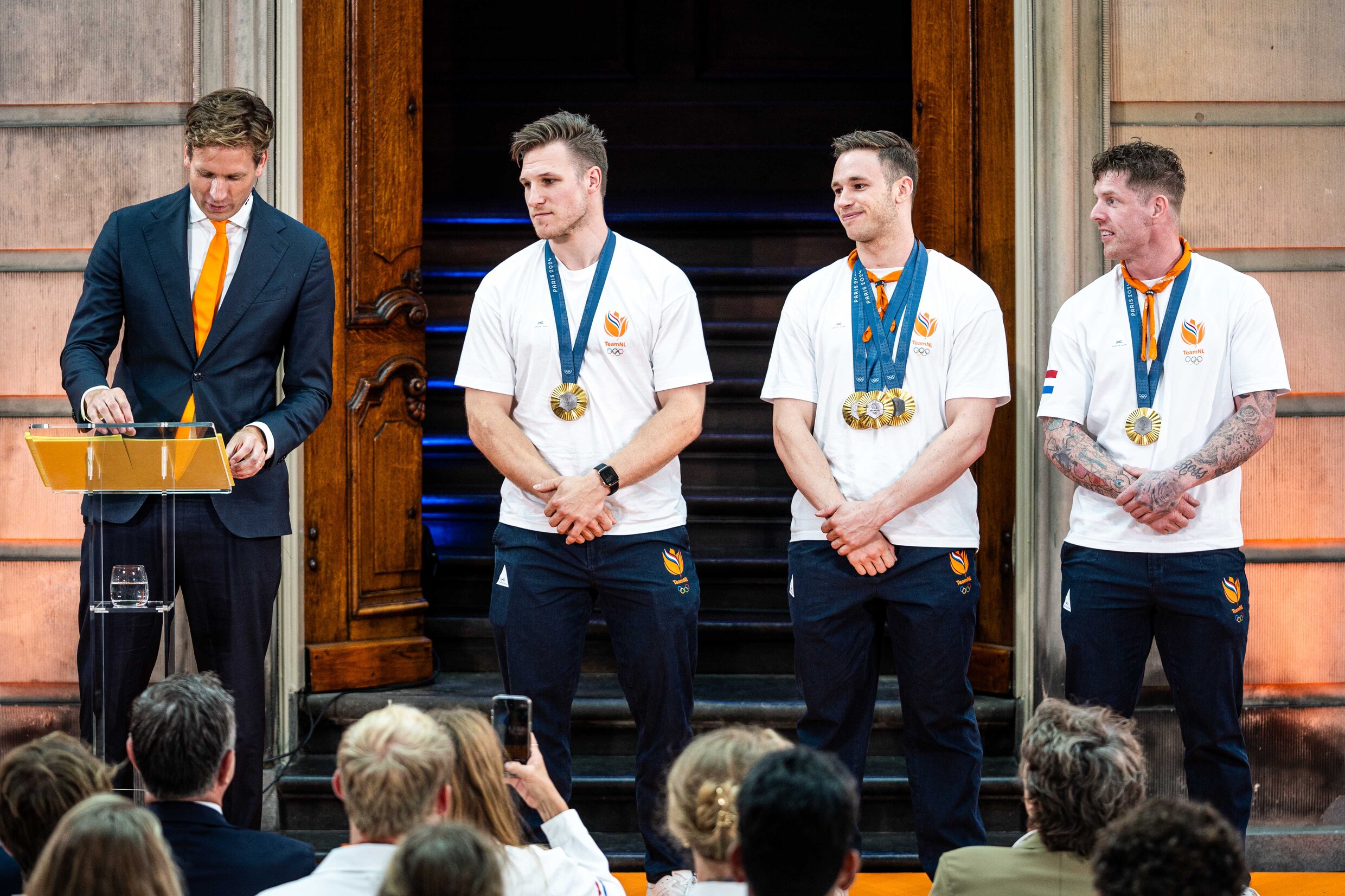 Winnaars gouden medailles geridderd: ‘Wat een voorbeeld zijn jullie ...