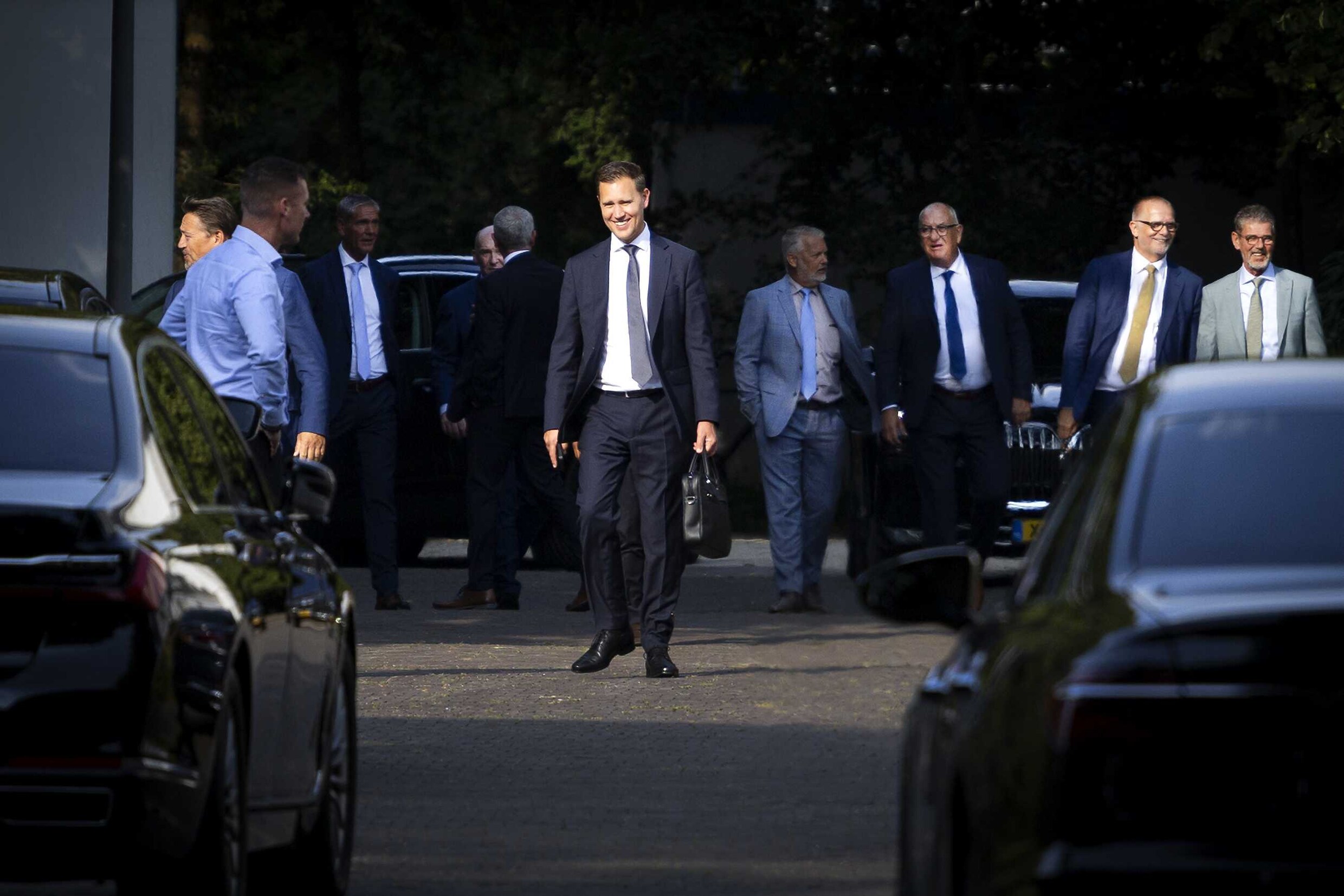 Kabinet-Schoof staat voor spannende onderhandelingen over bezuinigingen ...