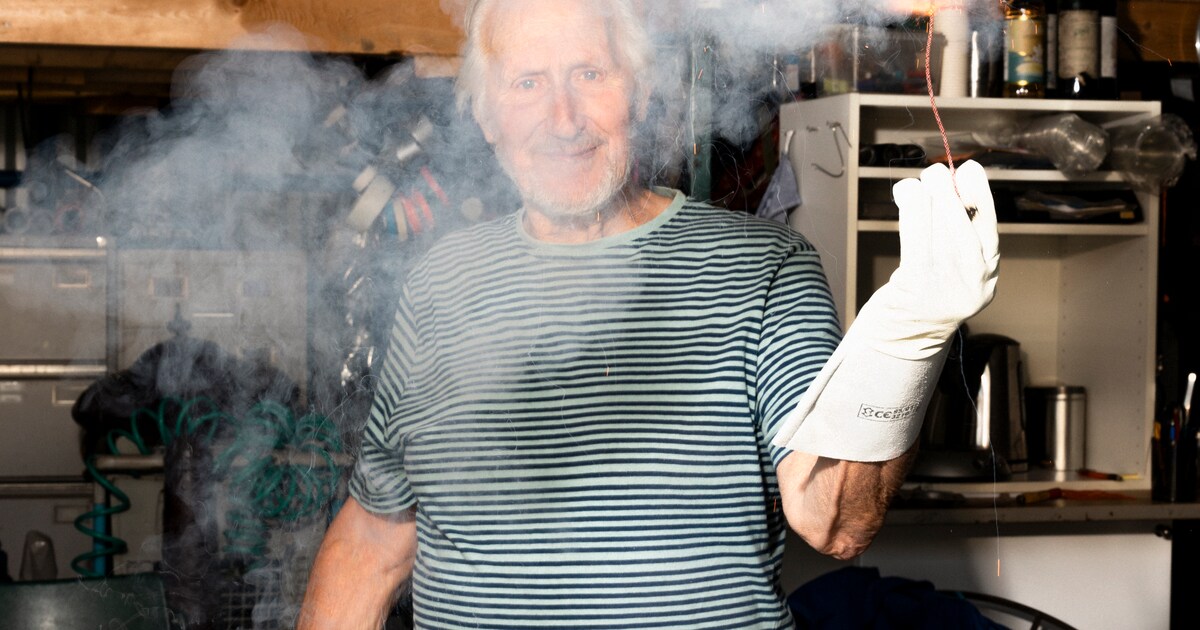 ‘Wie heeft dat huis opgeblazen?’ Amsterdammer Arthur van Oest (82) is ...