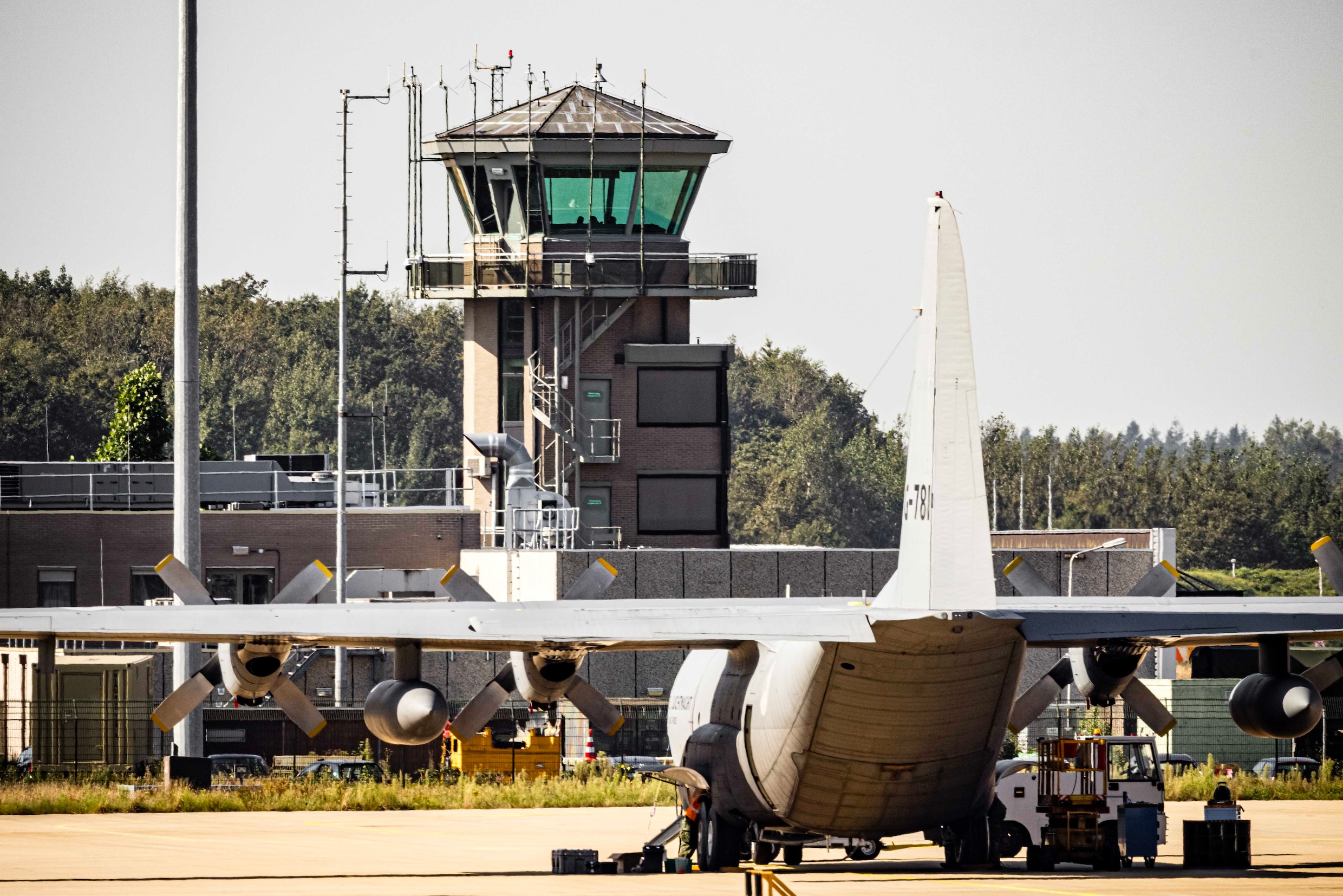 Storing Defensie op zwaar beveiligd netwerk van 3300 kilometer ...
