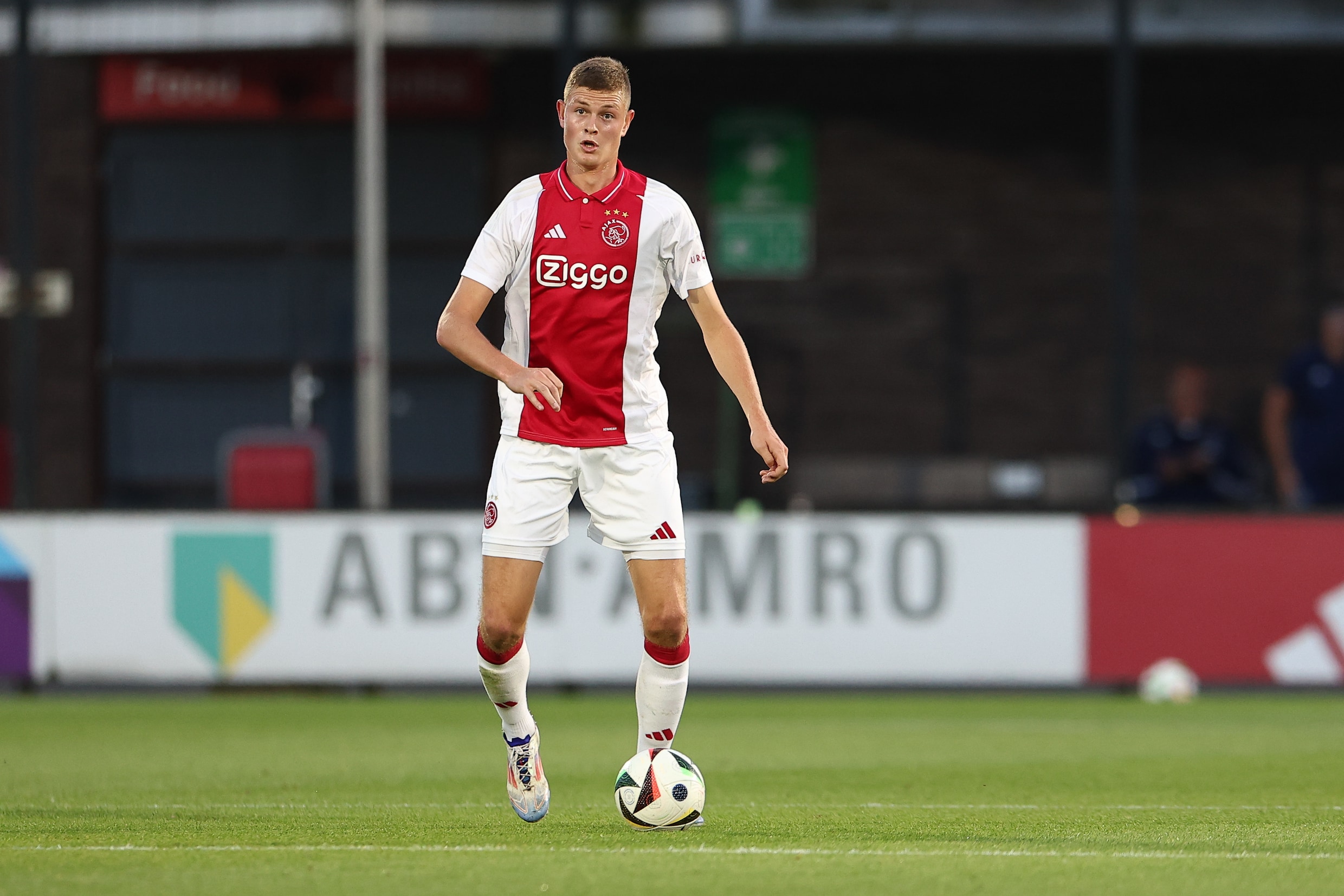 Live: Transfernieuws Ajax | ‘Ajax kijkt naar Oscar Gloukh (21) van RB ...