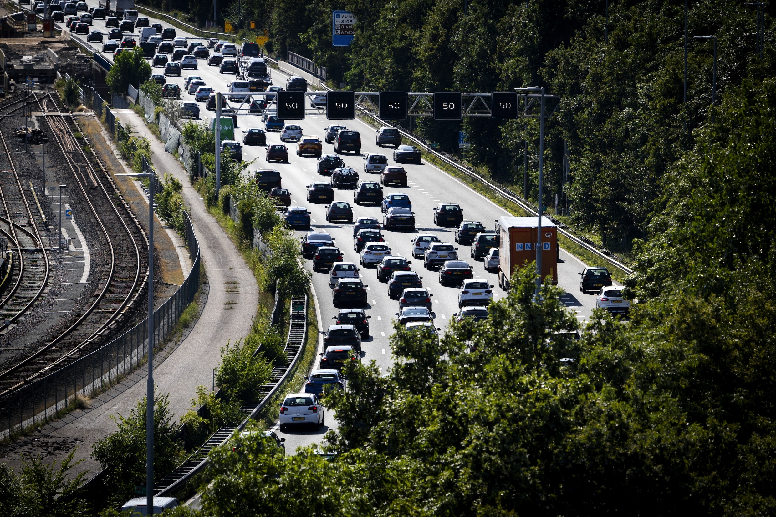 Opnieuw verkeersdrukte in en om Amsterdam door wegafsluitingen | Het Parool