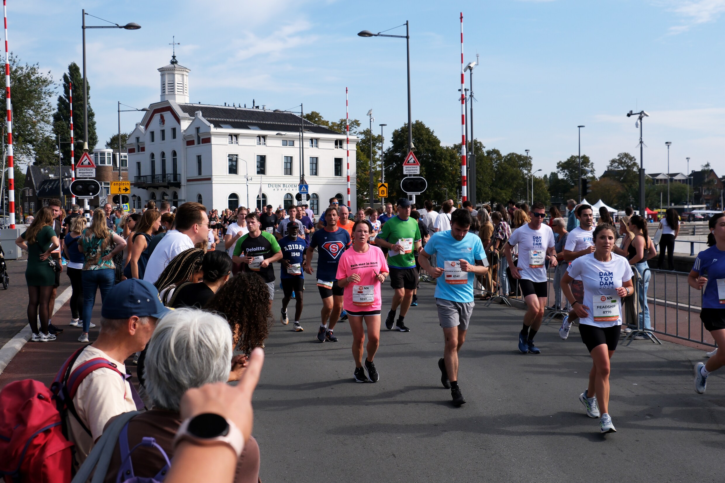 Laatste 5000 lopers Dam tot Damloop niet van start om warmte: ‘Stonden ...