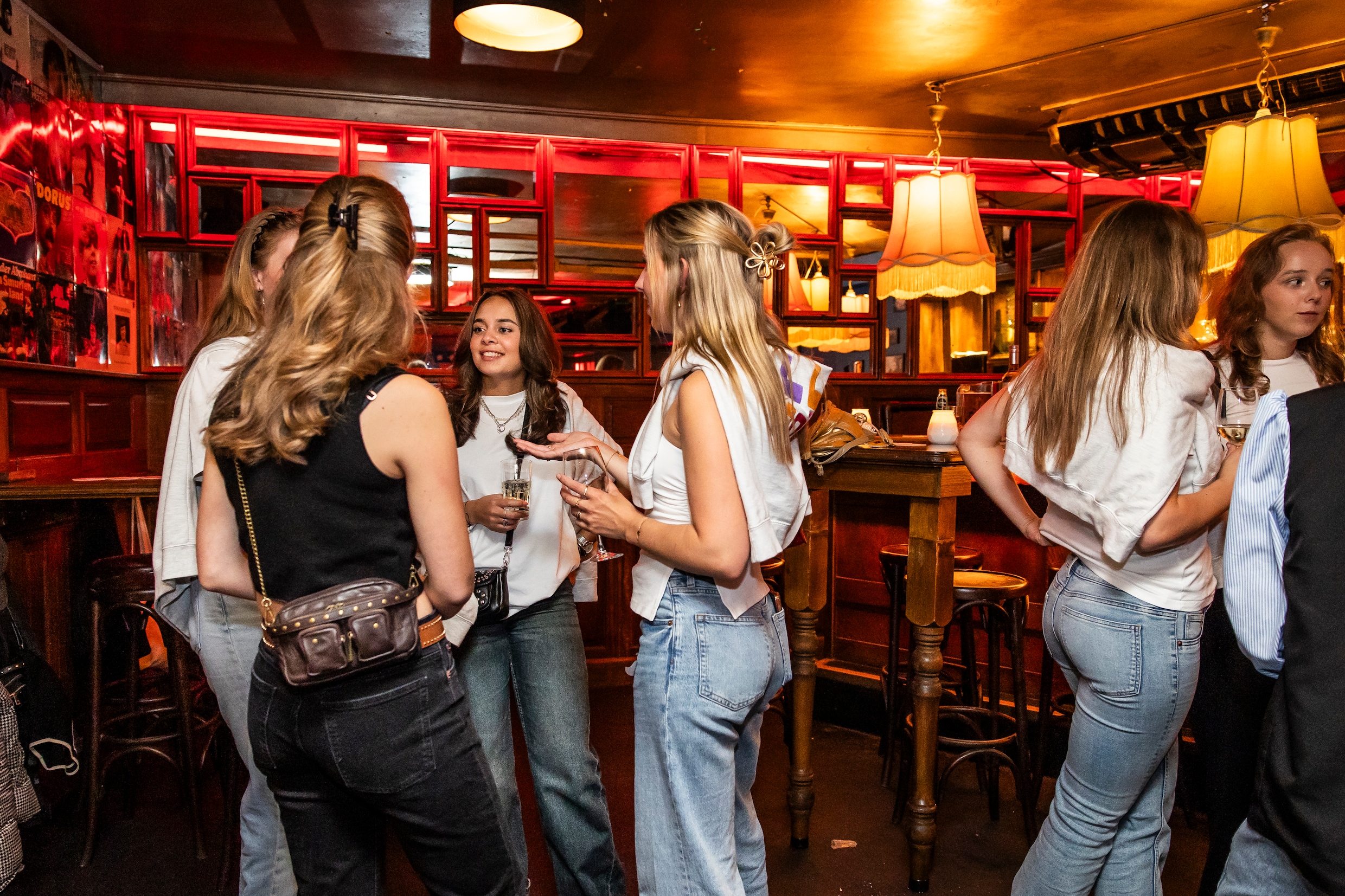Het beste studentencafé van Amsterdam is Leentje: ‘Ik deed Dry October ...