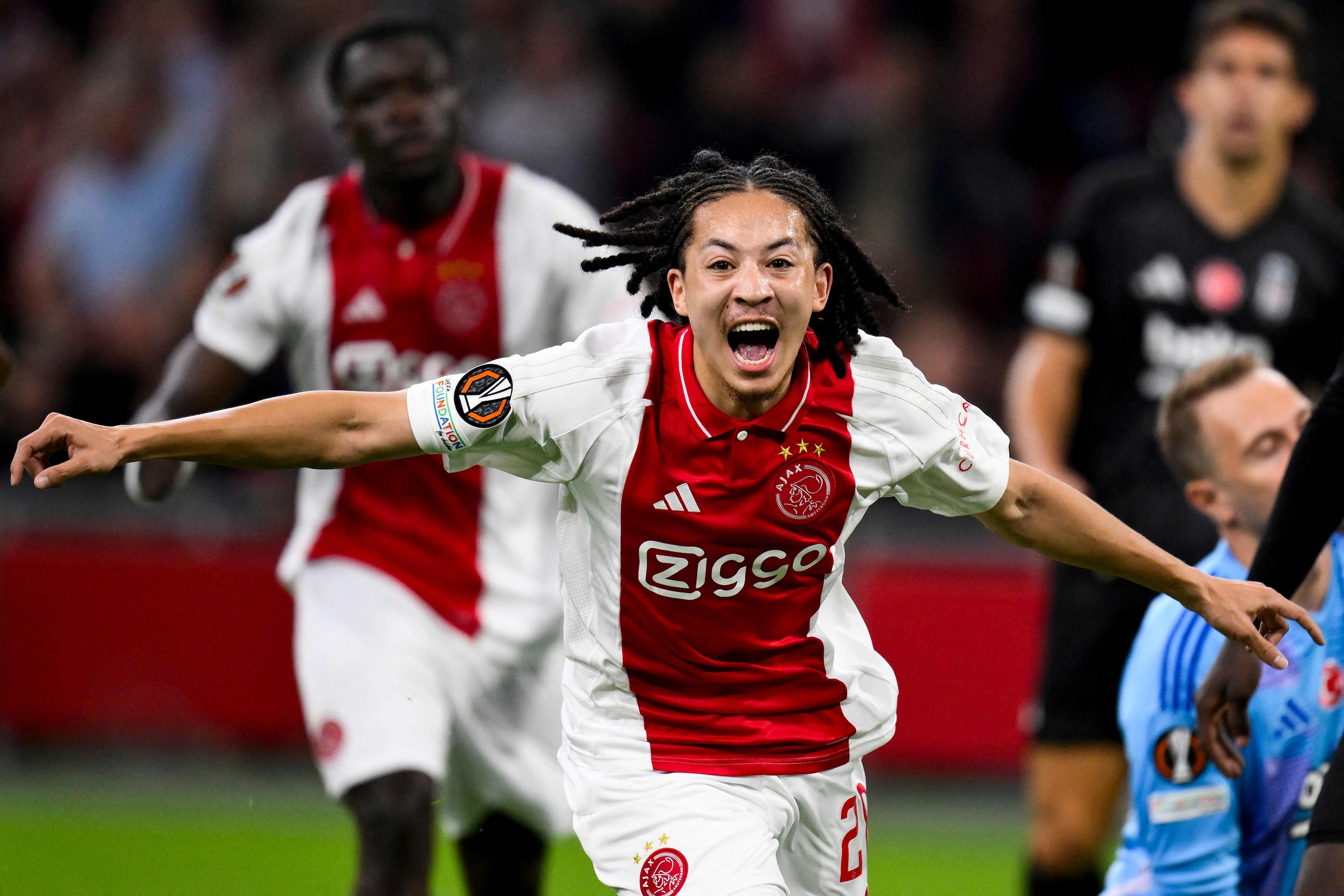 Gretig Ajax begint voortreffelijk met eclatante zege op Besiktas | Het Parool