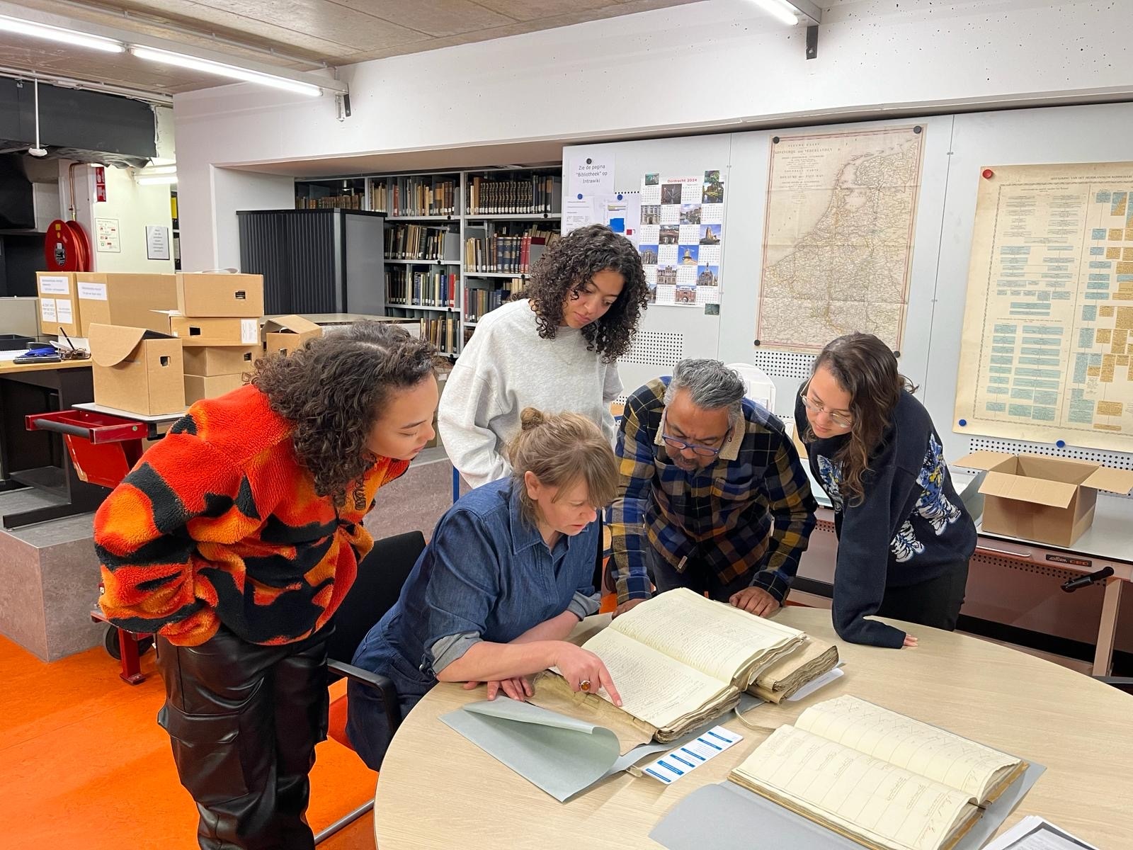 Hank dacht dat hij een Papoea was, maar bleek af te stammen van een tot ...