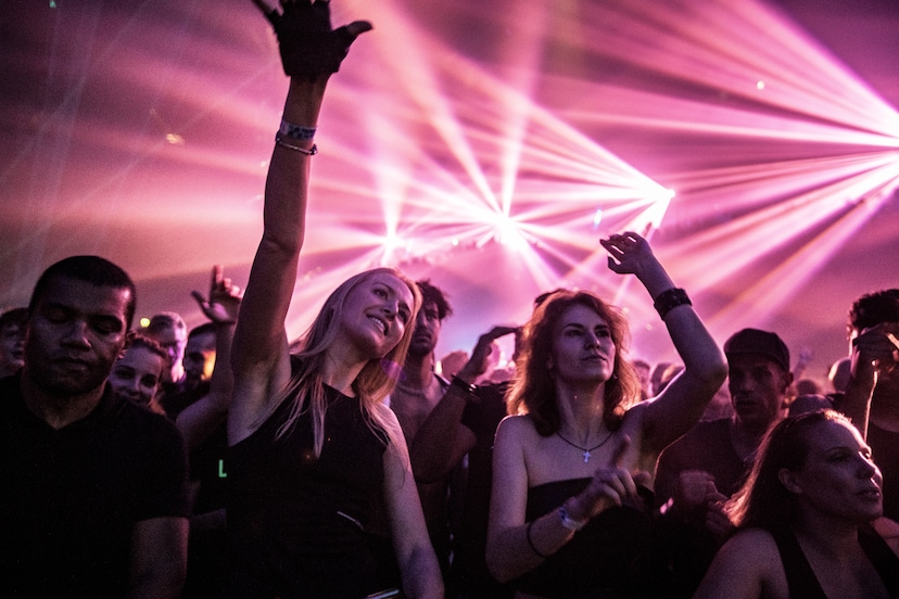 Tien gratis feesten tijdens ADE 2024: techno met KI/KI en Nina Kraviz ...