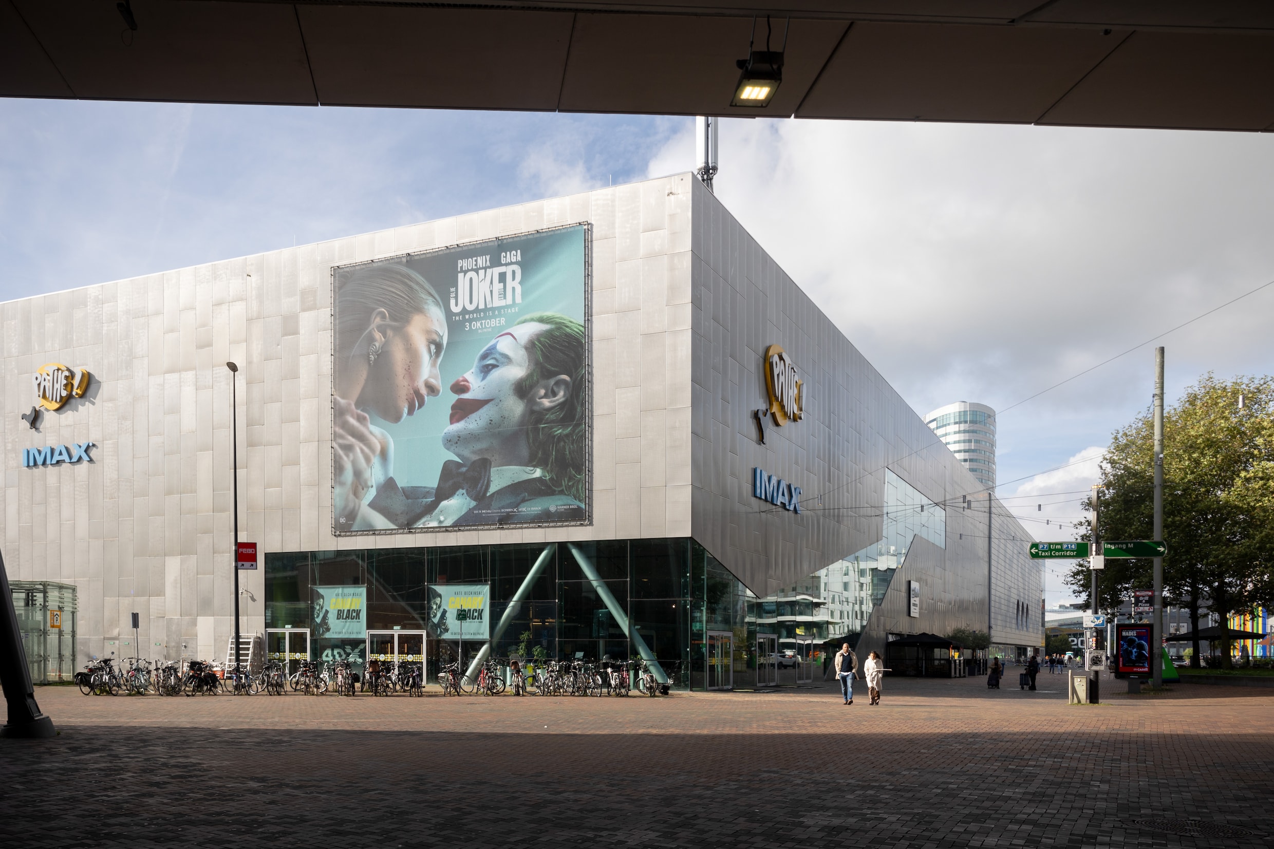 Het Amsterdam van olympisch atleet Elvis Afrifa: ‘Ik vind Artis niet ...